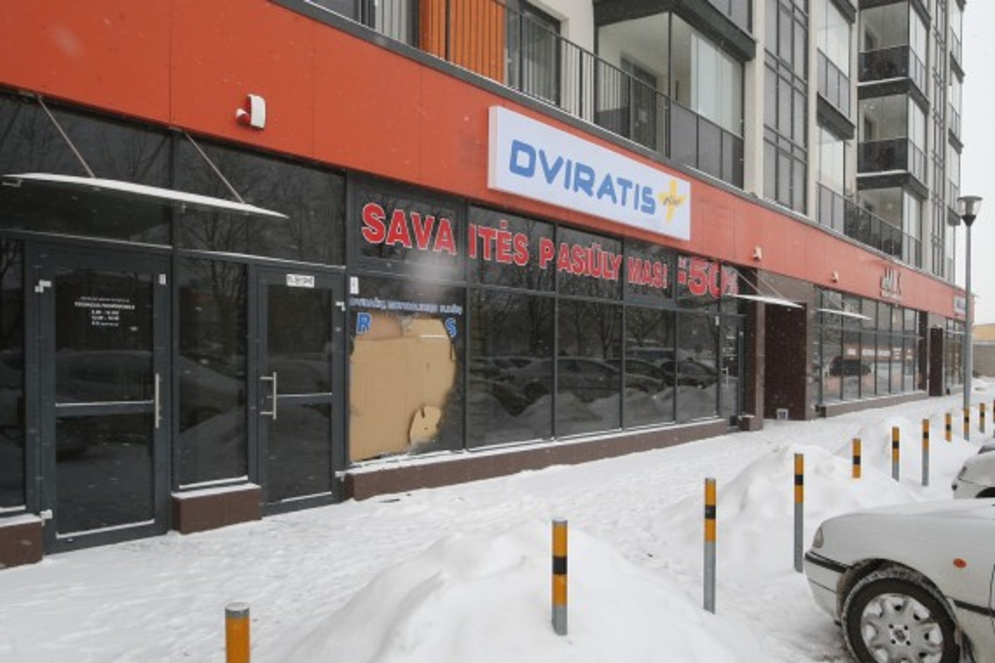 Vagių grobis – manekenas ir viena slidė - Delfi