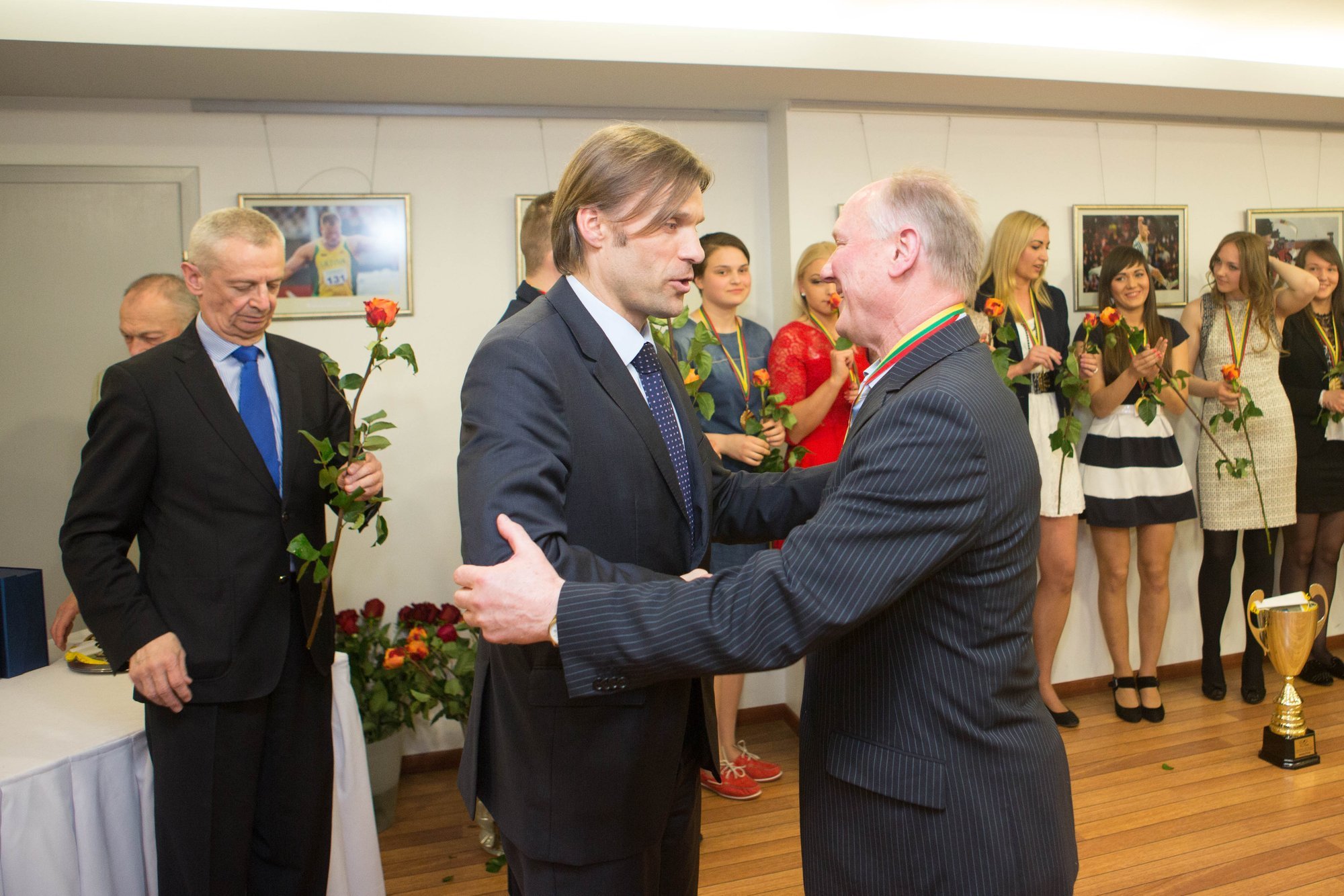 Po „Žalgirio“ krepšininkų skėčiu veržiasi ir rankininkės - Delfi sportas