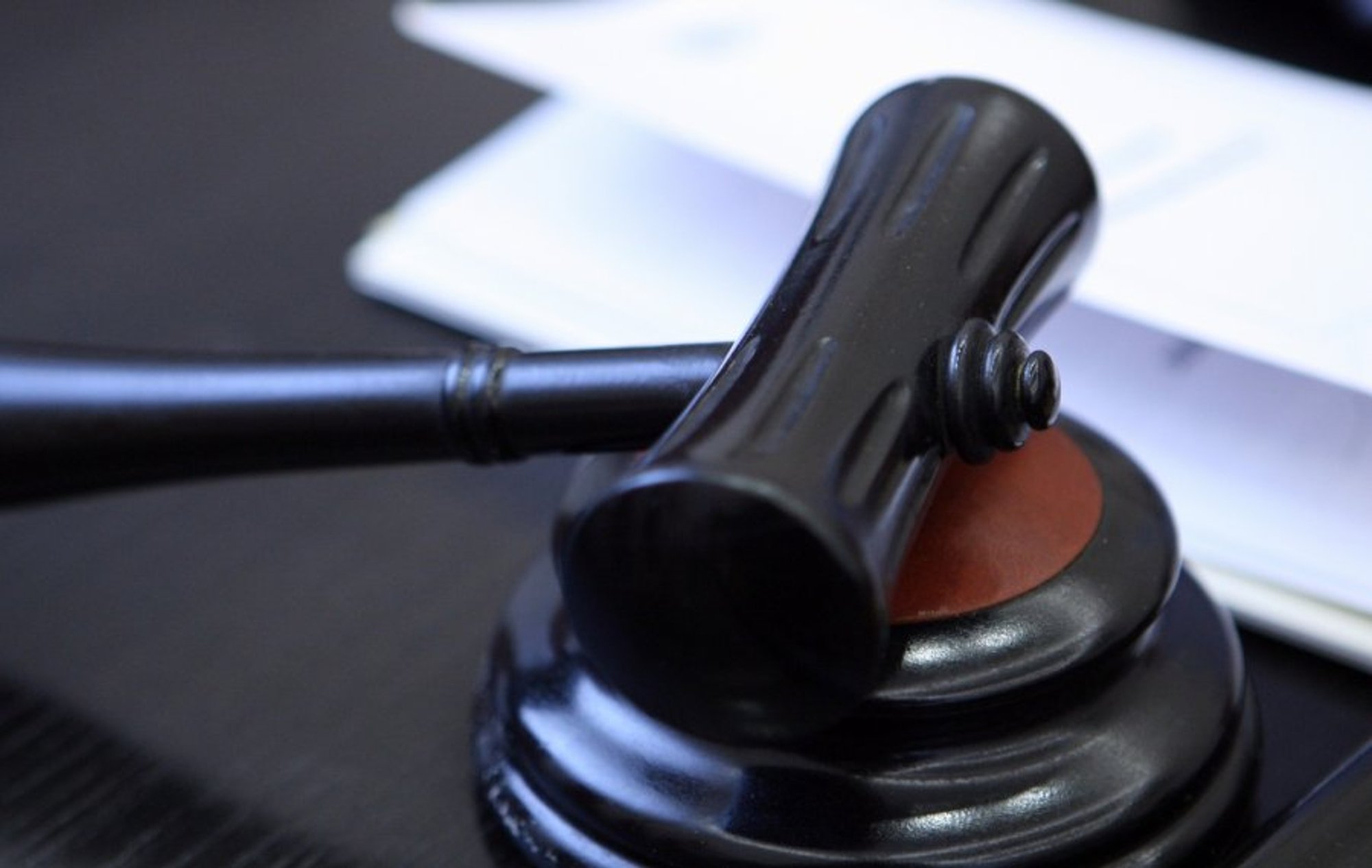 Teisme su žiniasklaidos magnato sūnumi susietas kalinys laimėjo bylą ...