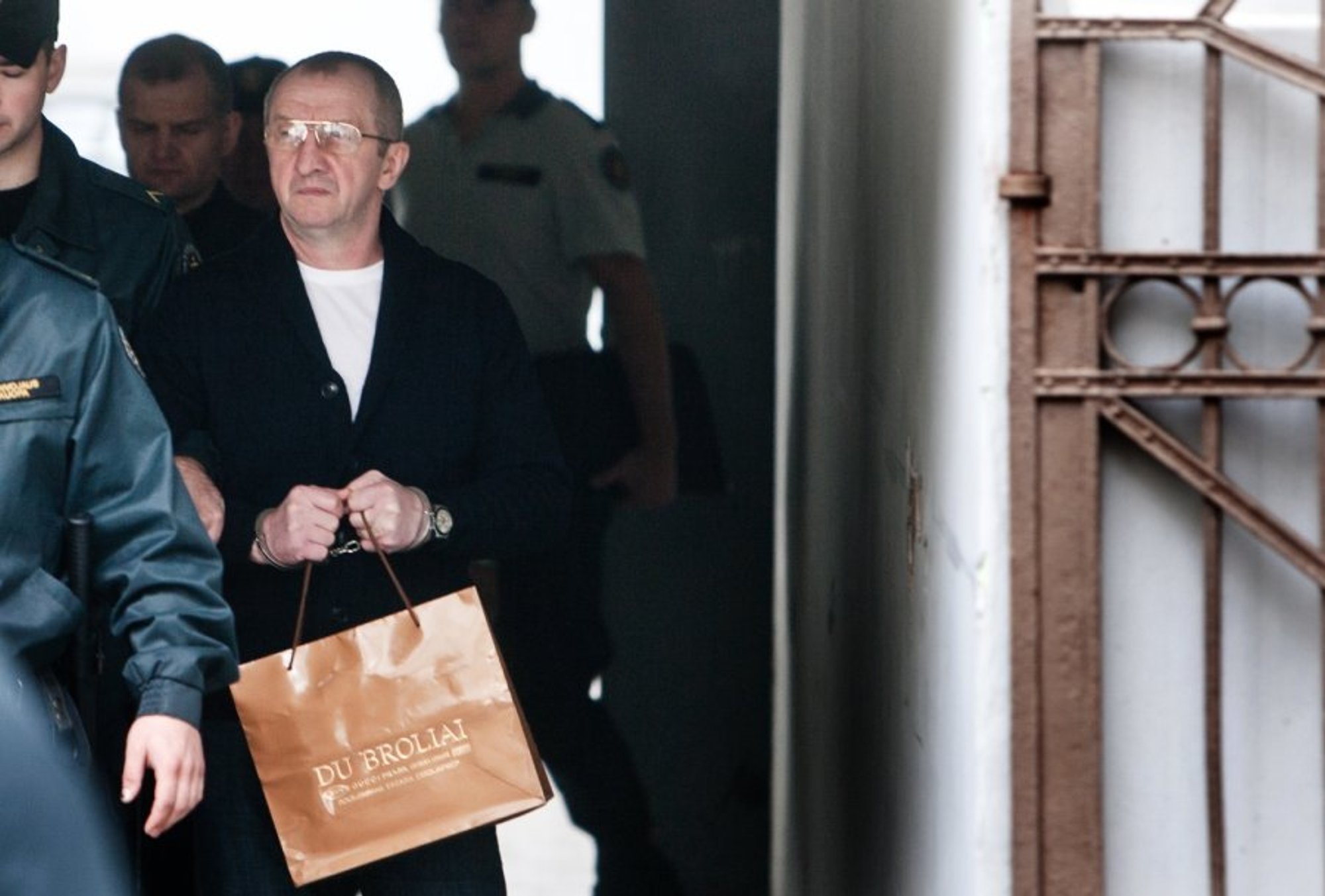 „Tulpinių“ vadeiva A.Vertelka prabanga mėgaujasi net už grotų - Delfi