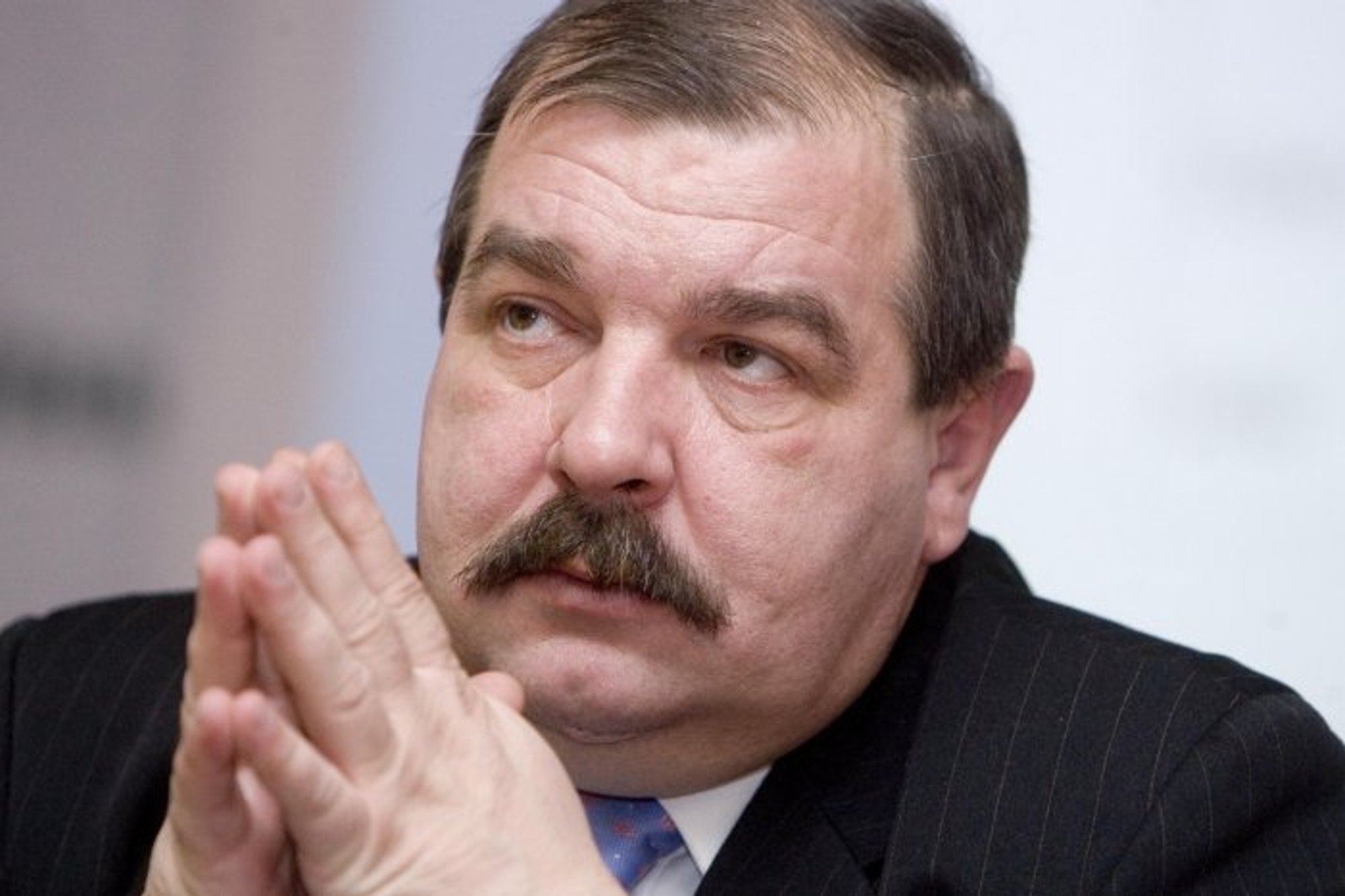 Profsąjungų lyderis teigia neinformuotas apie atšauktą leidimą - Delfi