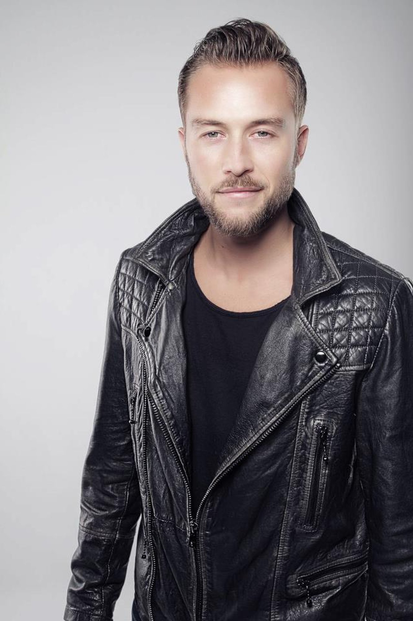 Rokiruotė „Exit Vilnius“ scenoje: naujos datos ieškantį Sharam pakeis ...