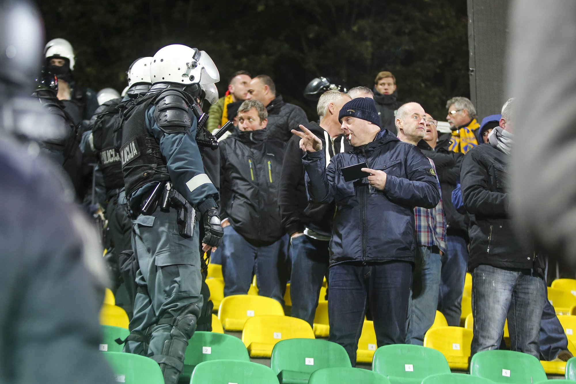 Įspūdžiai iš LFF stadiono: už 45 eurus – ašarinės dujos ir kiti pavojai ...