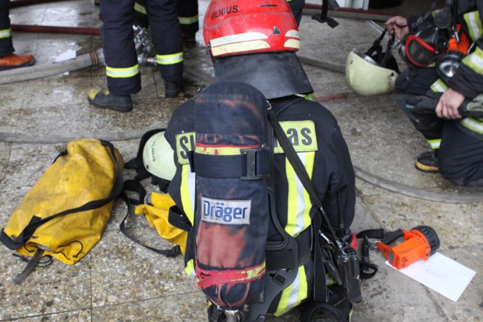 Smarkiai apdegė neregys senukas - Delfi