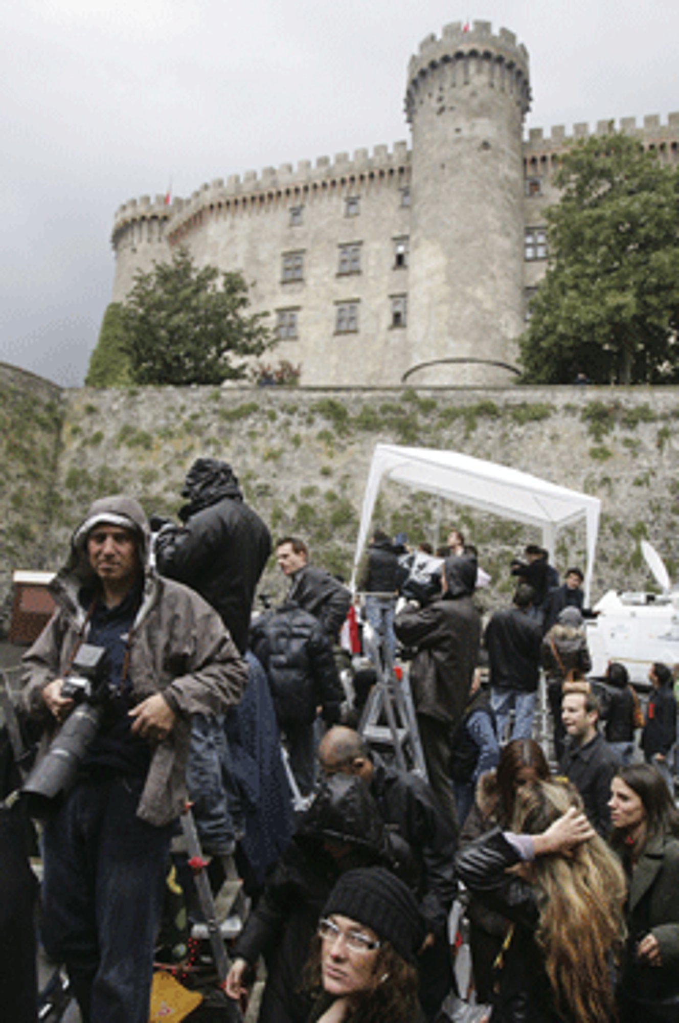 Italijos pilyje jau paruošta scena T.Cruiso vestuvėms (foto) - Delfi veidai