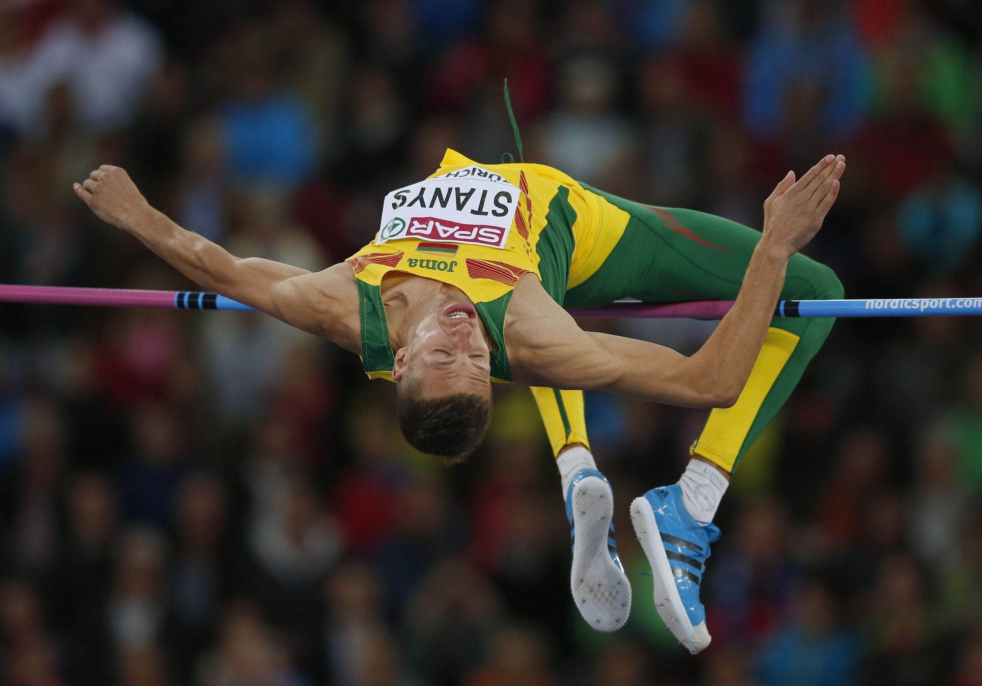 Šuolininkas į aukštį R. Stanys lengvaatlečių turnyre Rusijoje buvo ...