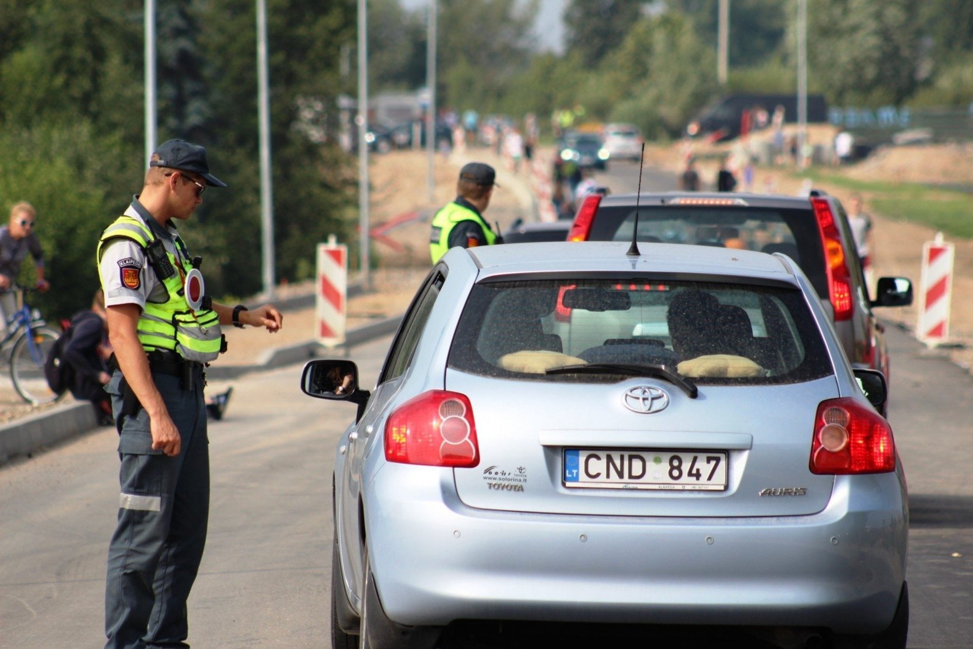 Karklė apgulta. Stop juostos, užkardos ir palaidi šunys - Delfi