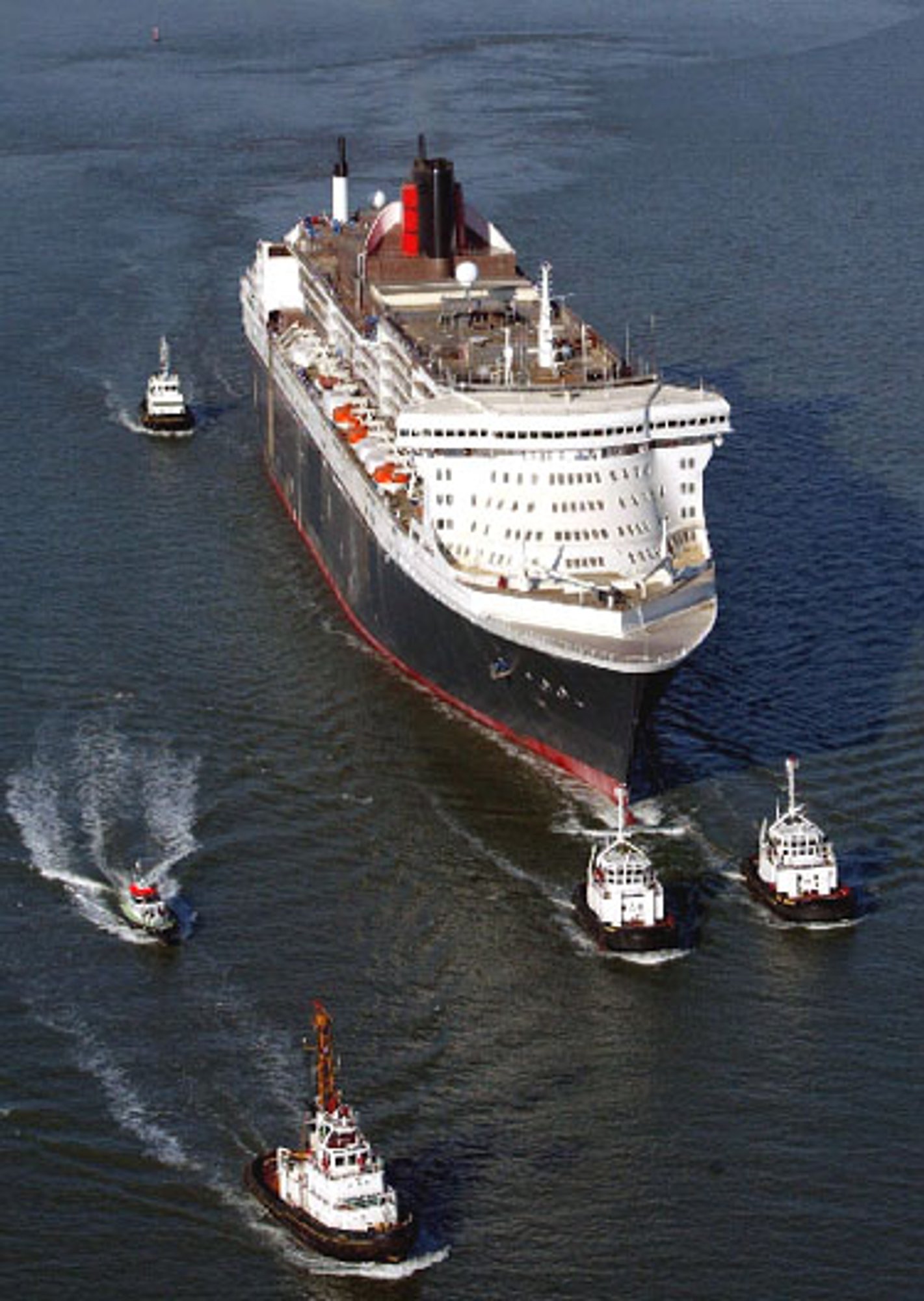 Didžiausias pasaulyje garlaivis - "Queen Mary 2" - Delfi