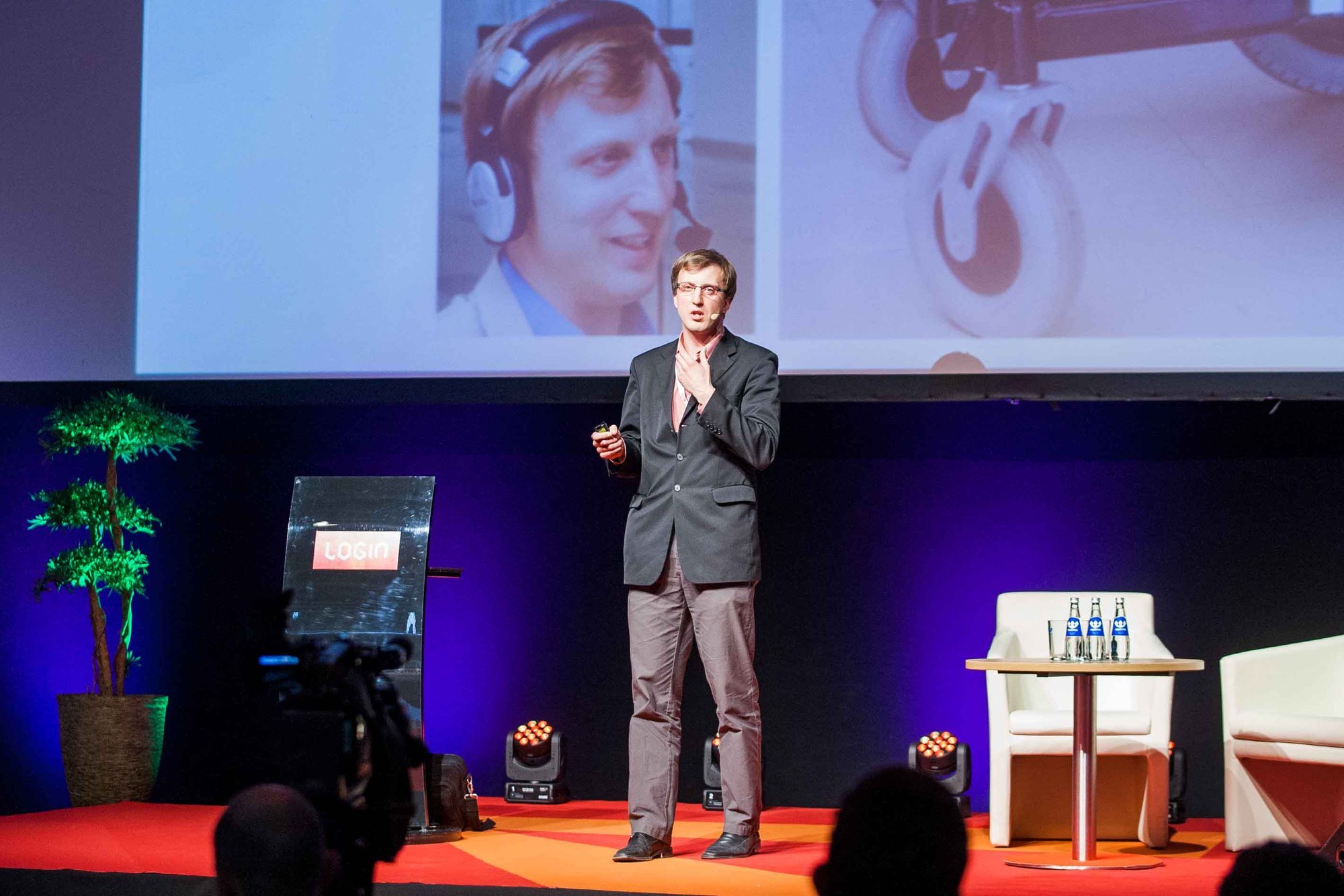 Lietuvos mokslininkas sukūrė akimis valdomą prietaisą - Delfi