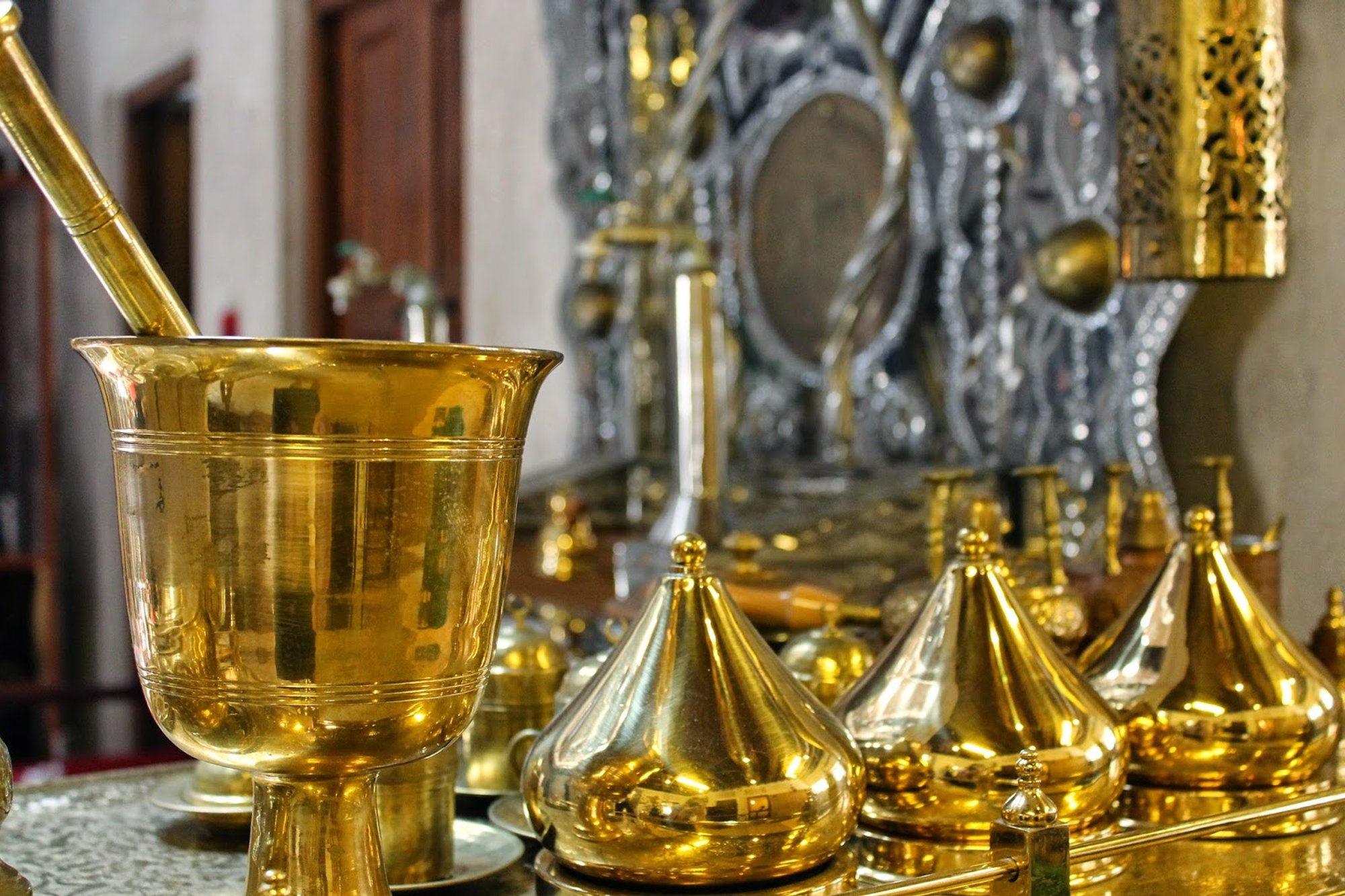 Kavos gėrimo ritualai karo metu: kavamalė - neatskiriama kareivio ...