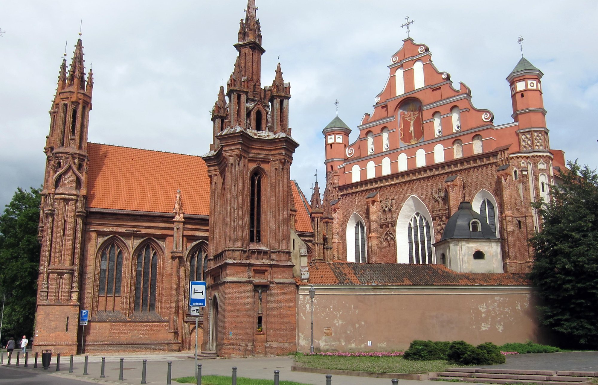 Bernardinų bažnyčioje atrasta daug gotikinės sieninės tapybos - Delfi ...