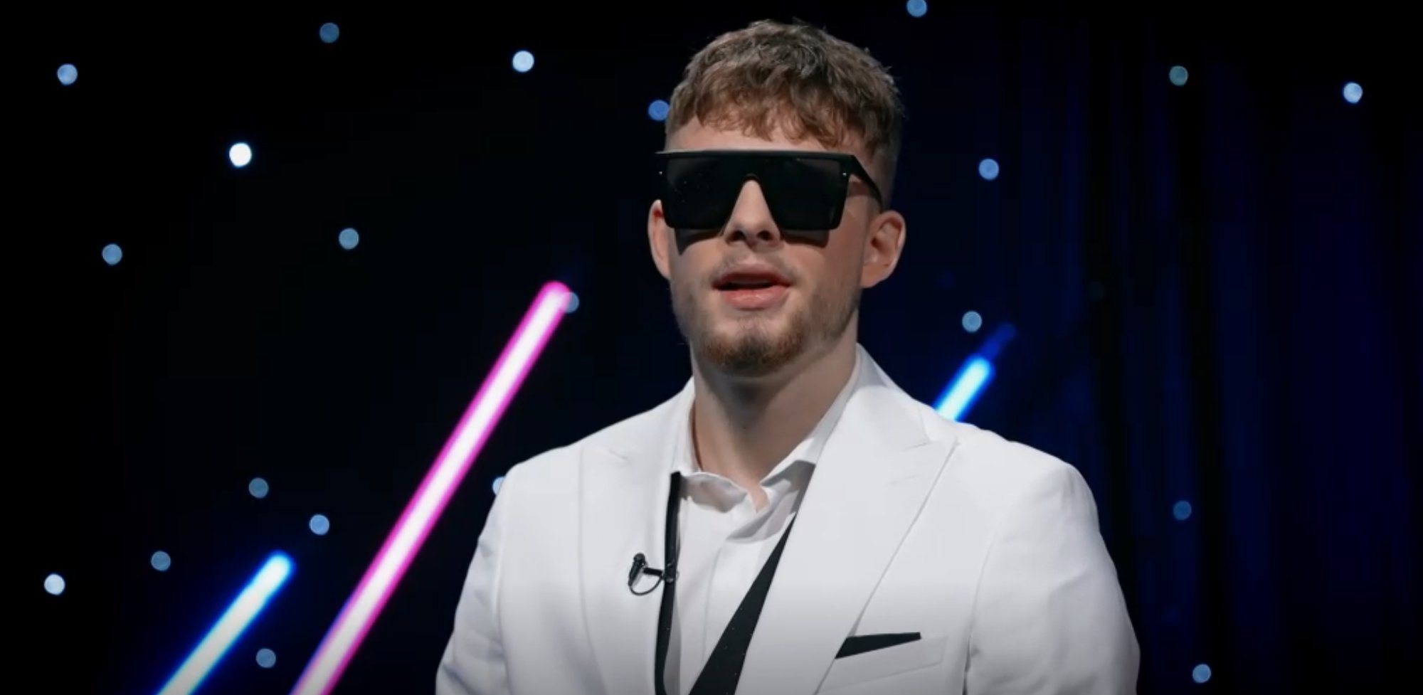 Kikboksininkas Dominykas Dirkstys pasimatyme ieškojo tikinčios merginos ...