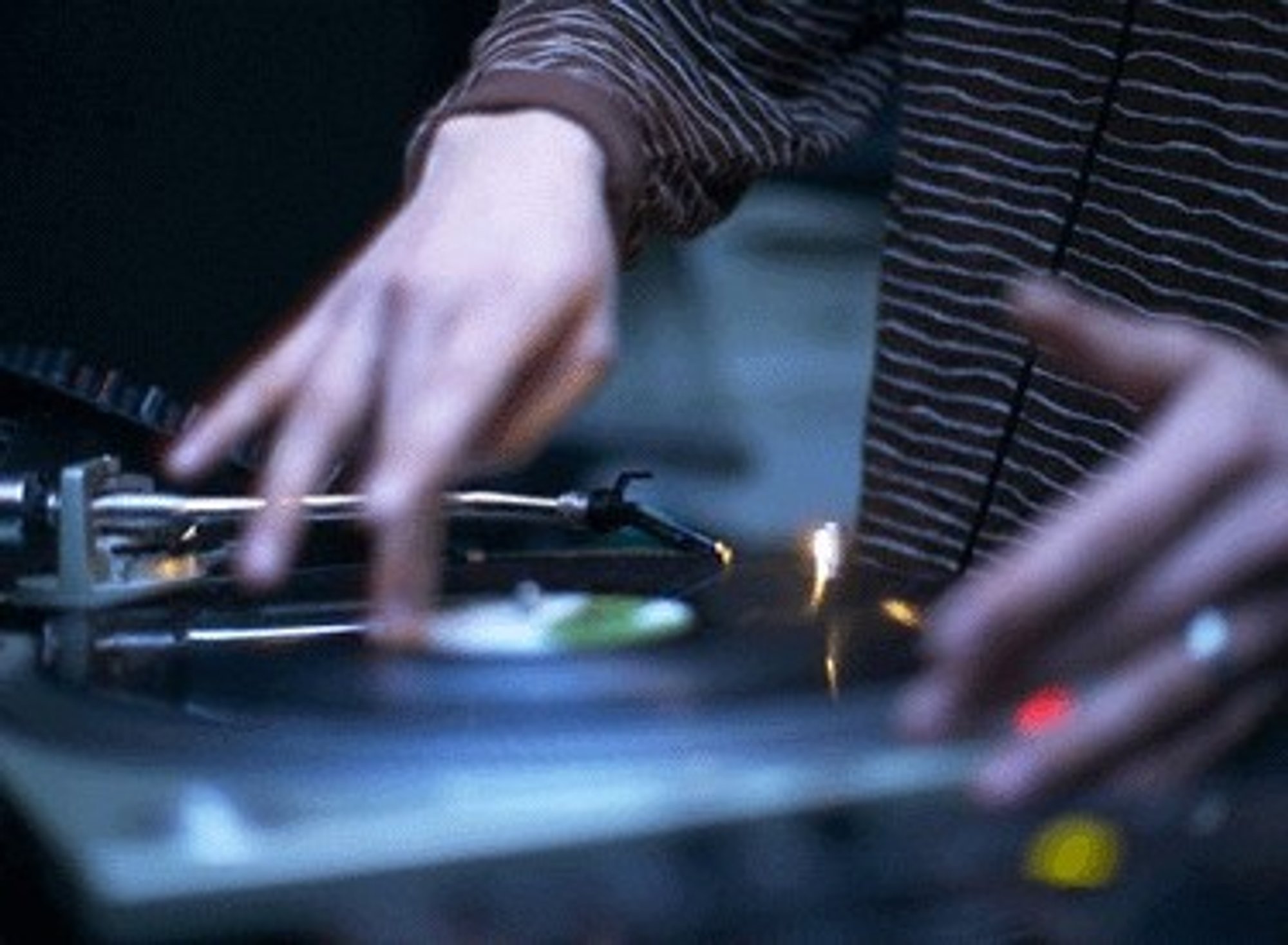 Penktadienį į „Gravity“ tilps 9 kolegų geriausiai vertinami didžėjai ...