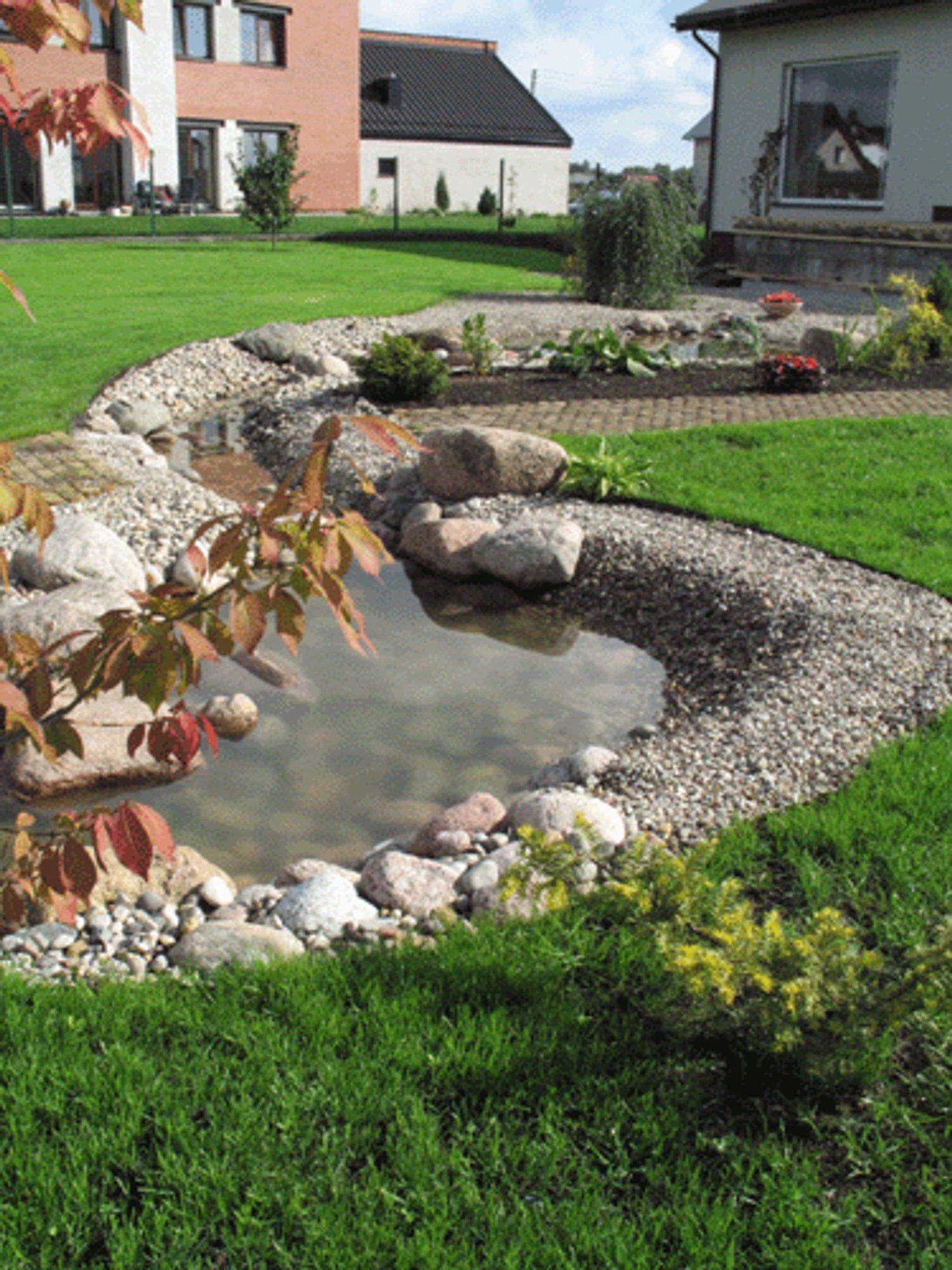 Kiemas su tvenkiniu – gražus ir nepakartojamas - Delfi gyvenimas