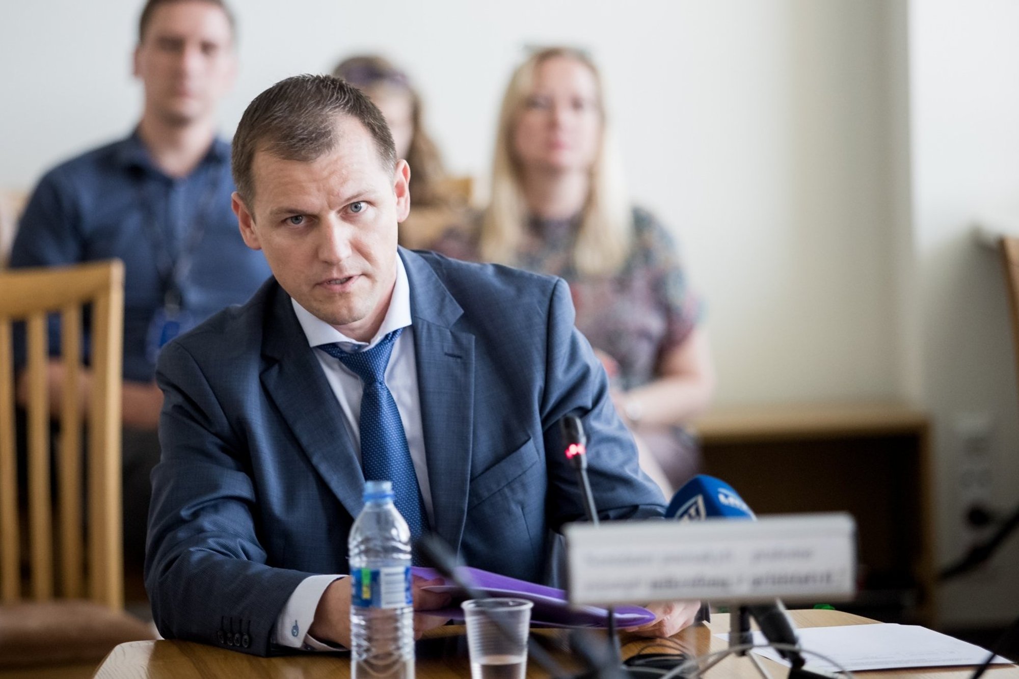 Buvusių kolegų liudijimai dėl CŽV kalėjimo nesutapo - Delfi