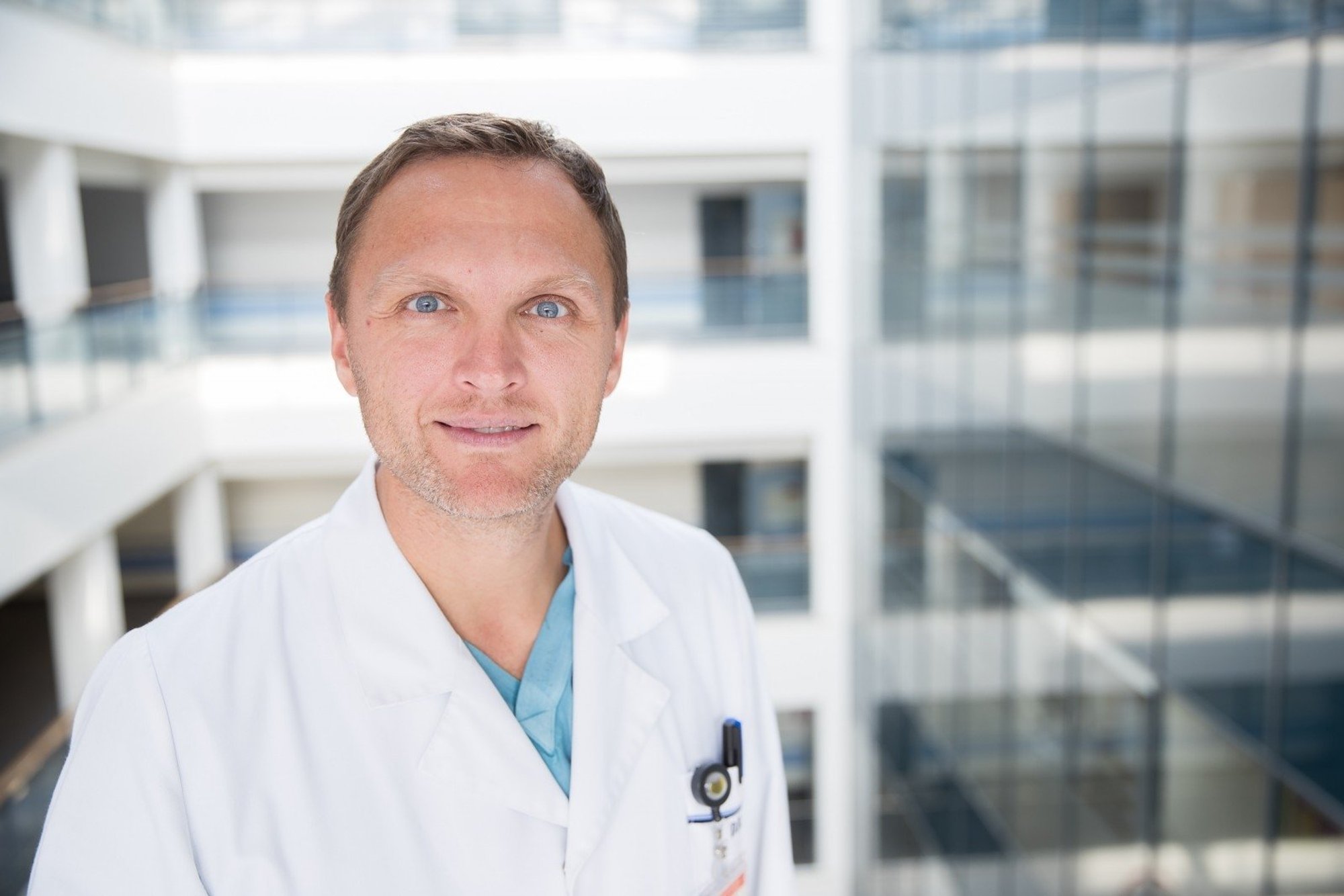 Gydytojas įspėja: skrydžio metu gali plyšti ausies būgnelis - Delfi ...