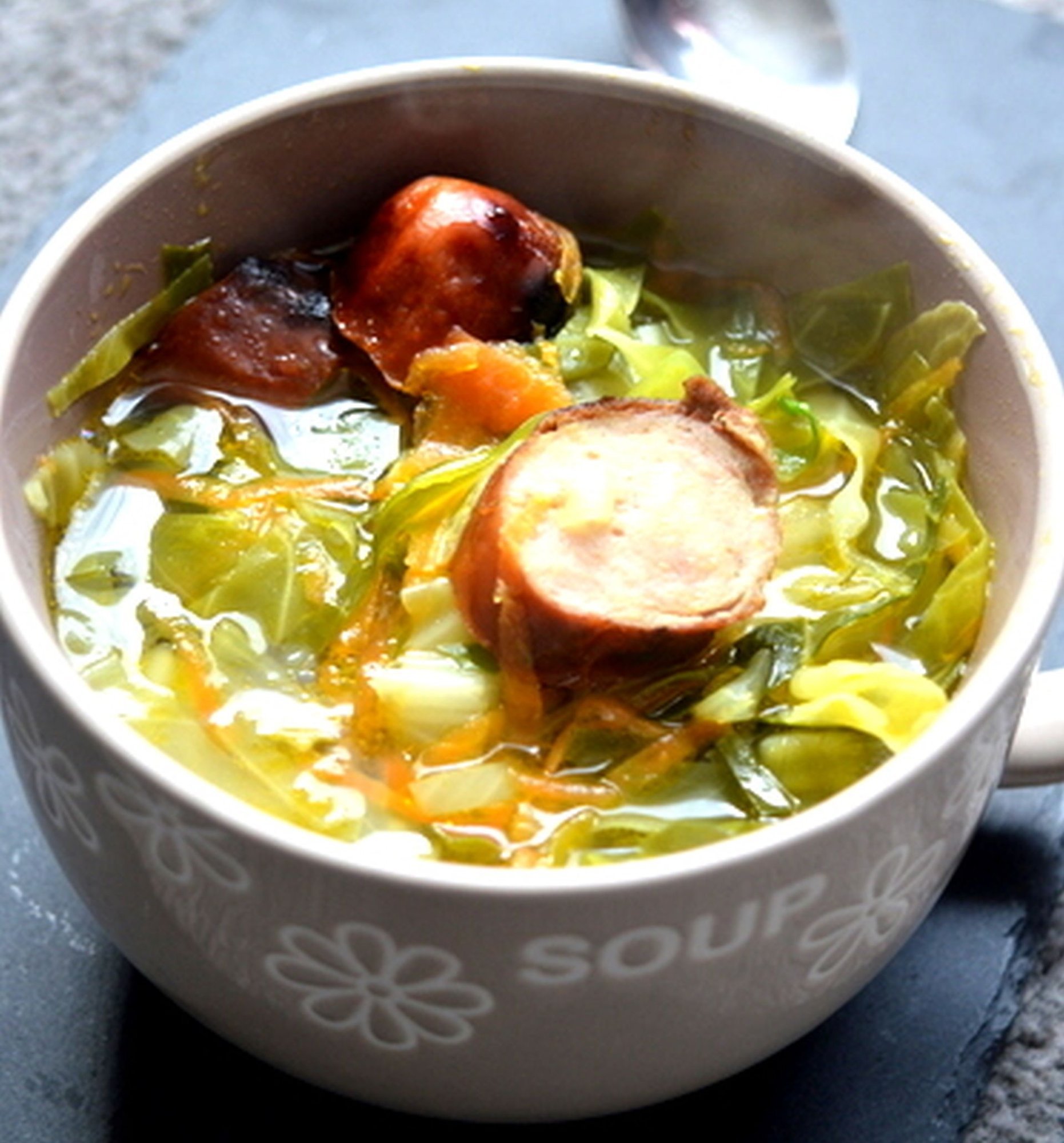 Kopūstienė su dešrelėmis - Delfi gyvenimas