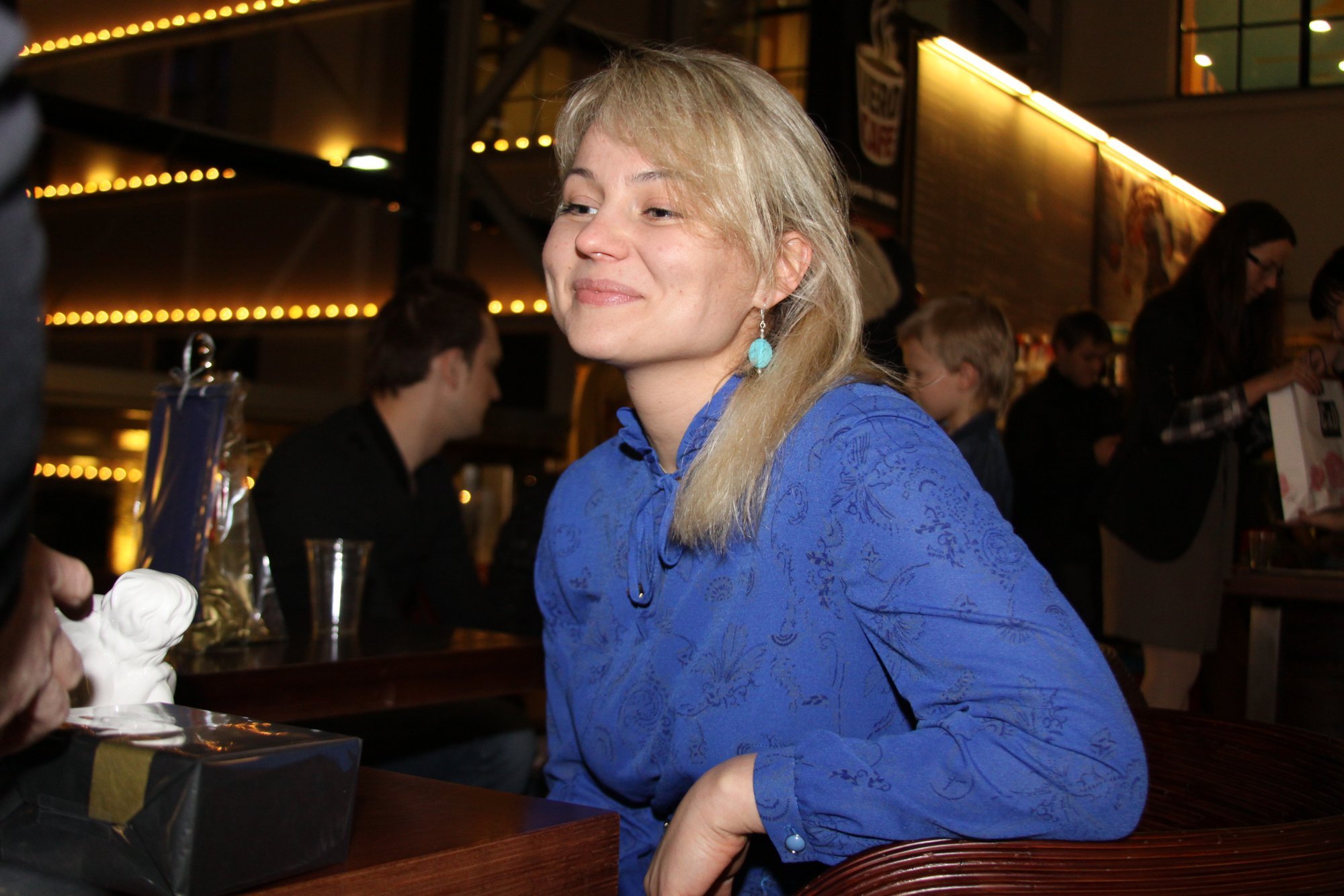 Aktorė Neringa Nekrašiūtė eglutės įžiebimo šventėje suspindo mėlyna ...