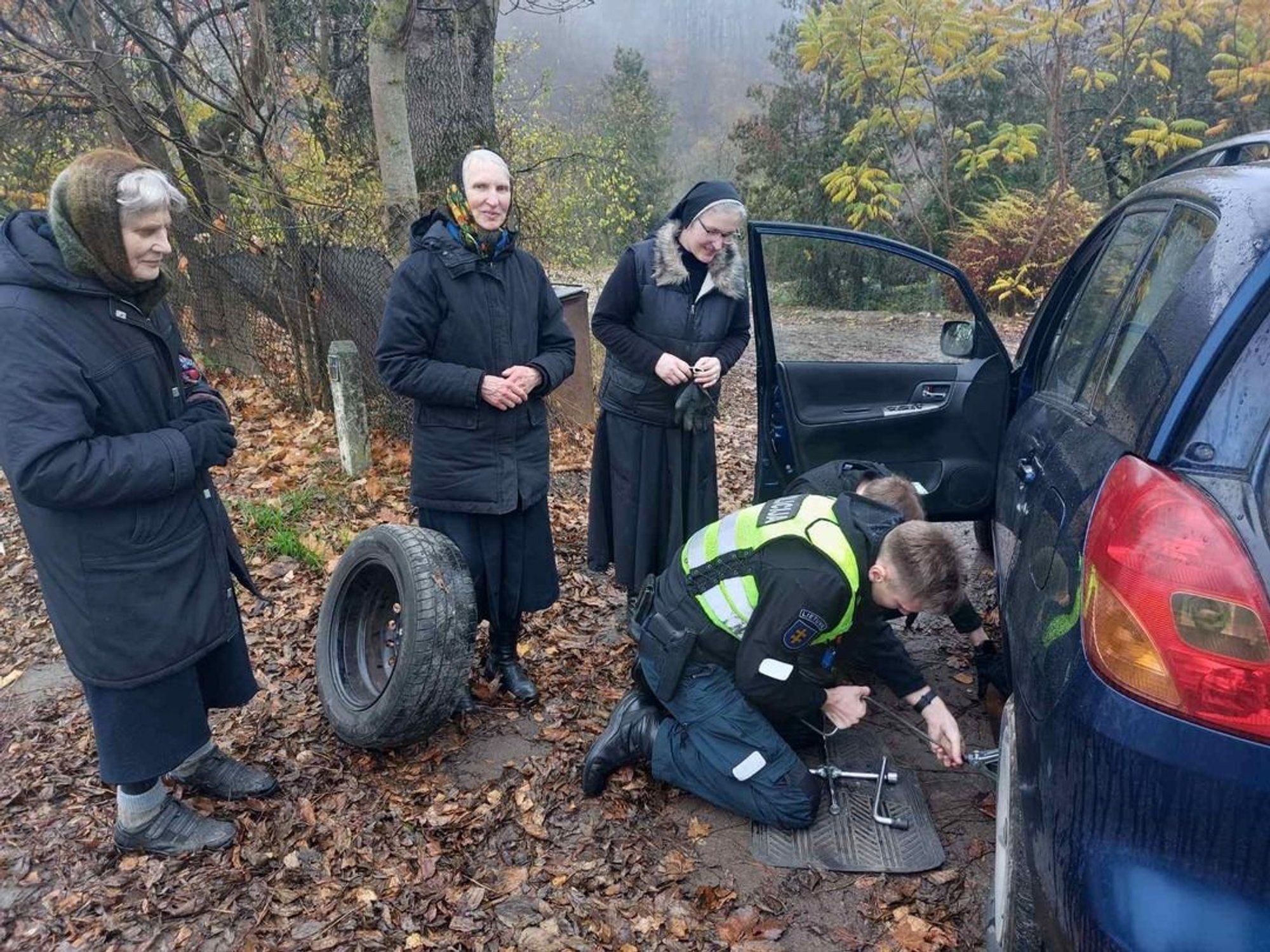 Kaune į bėdą patekusias vienuoles gelbėjo angelai sargai - Delfi