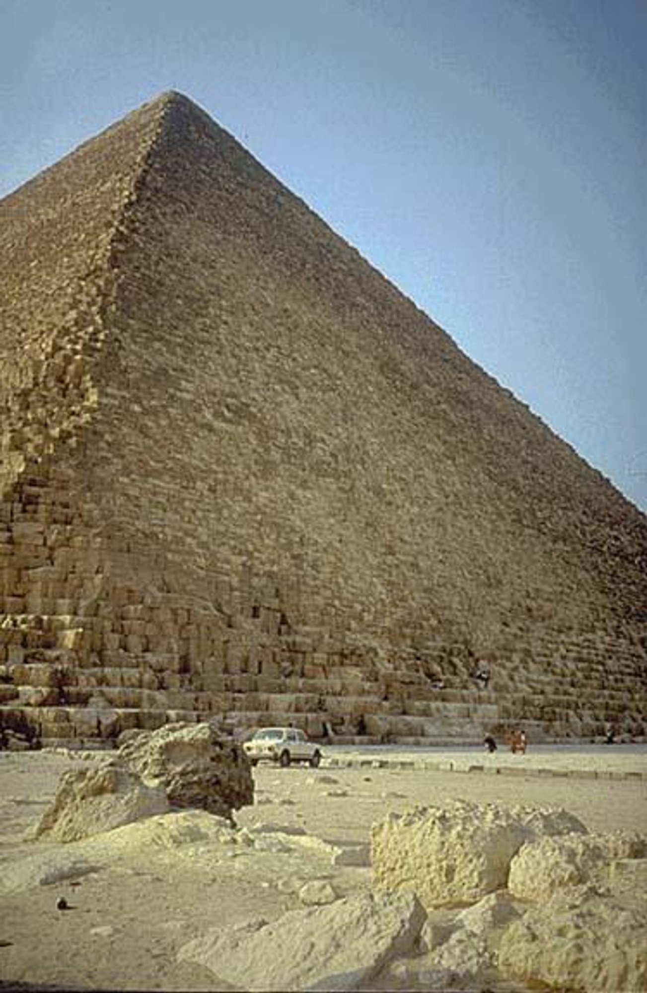 Archeologai atrado Egipto faraono žmonai skirtos piramidės pamatus ...