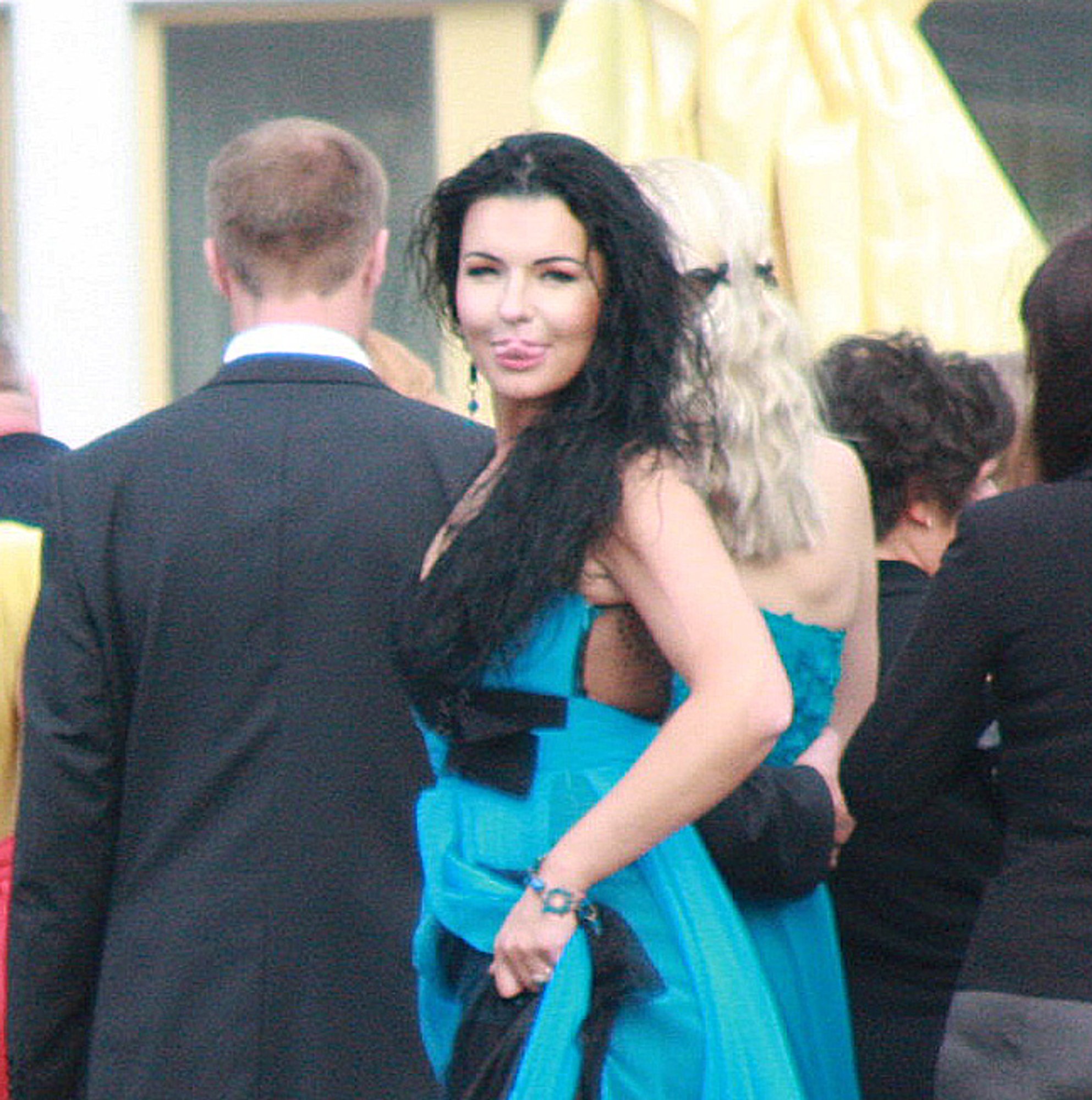 M.Jampolskio vestuvėse Milisandra prieš paparacius kovojo ir liežuviu ...