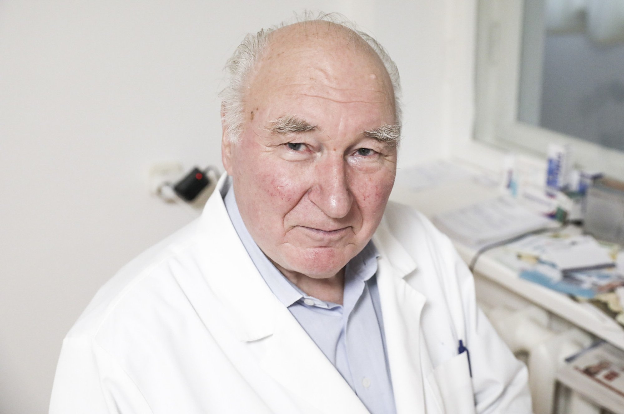 Varpos implantą 84-erių pacientui įdėjęs Balys Dainys: net ir tokiame ...