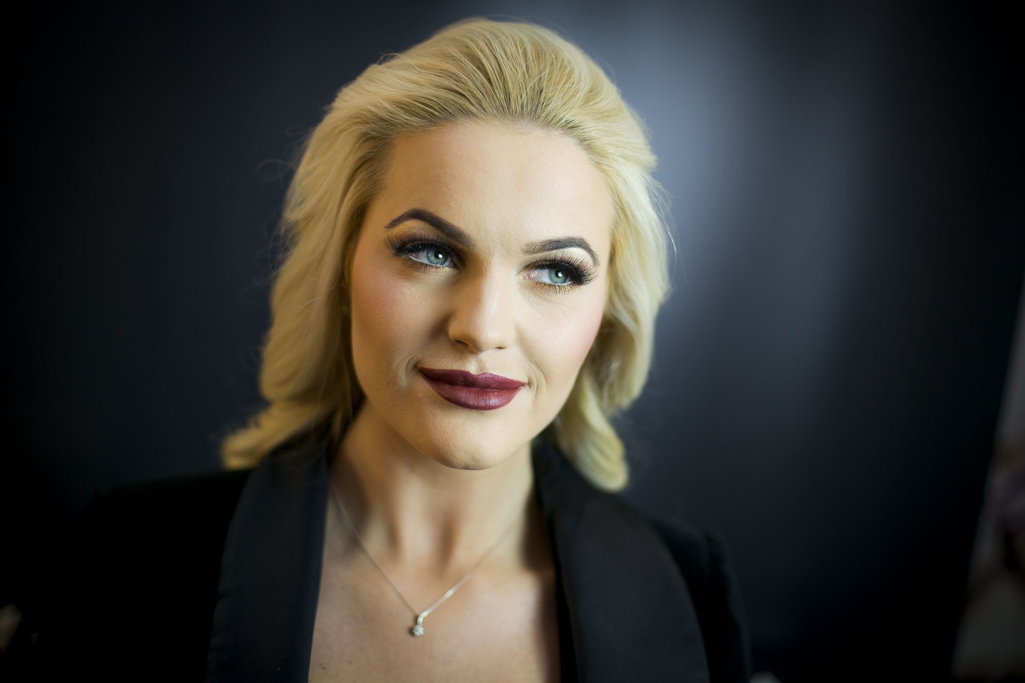 Neringos Šiaudikytės perregima „kūno kojinė“ nepaliko abejingų - Delfi ...