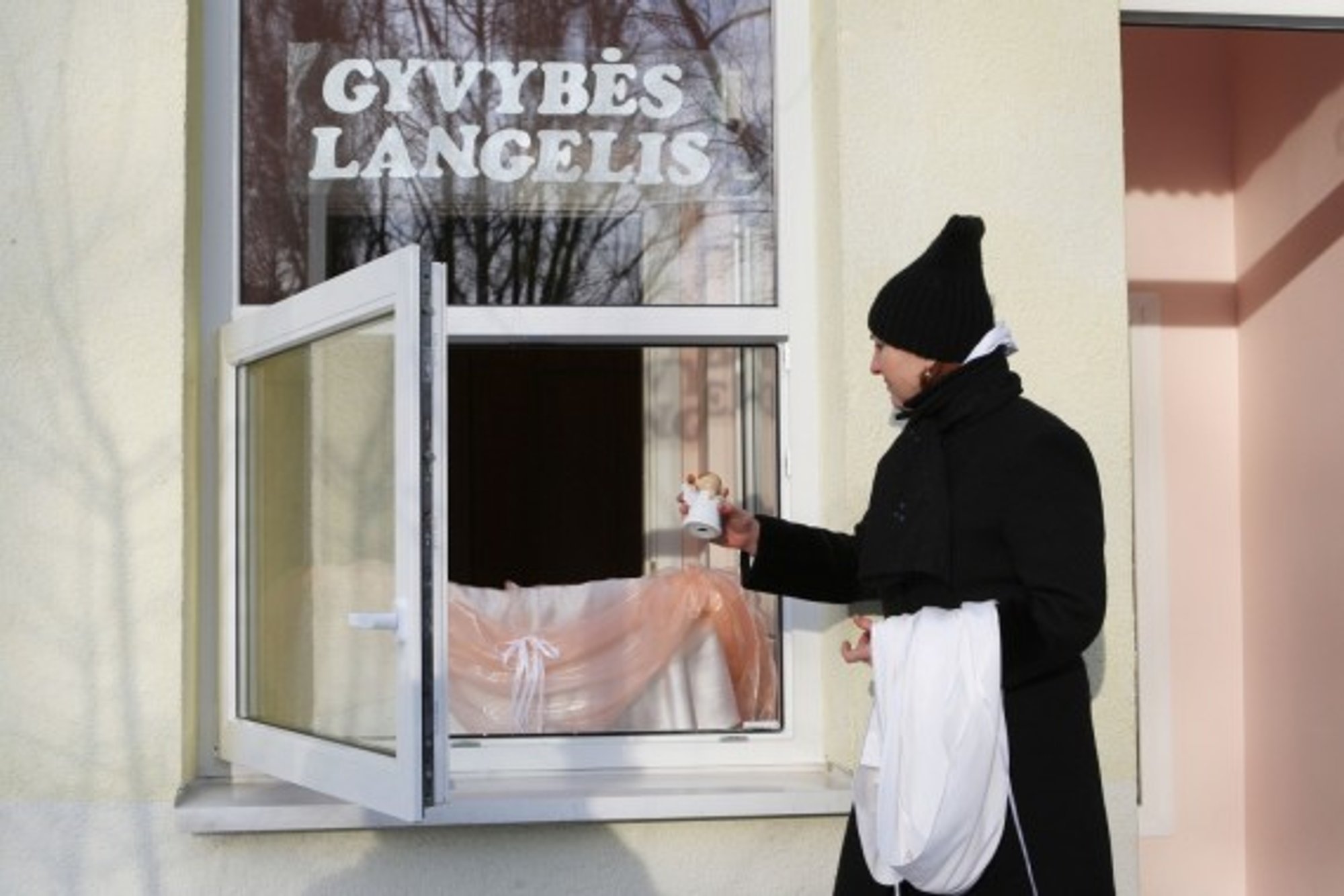 Gyvybės langelis Panevėžyje gelbės kūdikius - Delfi