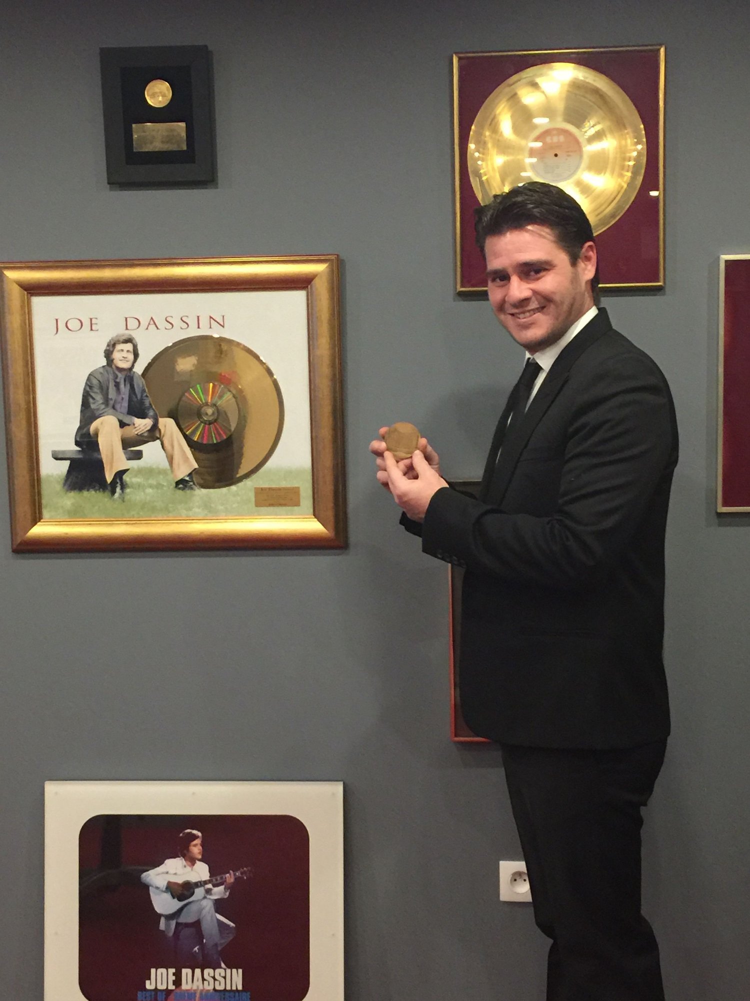 Dainininkas Julien Dassin Palangoje surengs tėvo atminimui skirtą ...