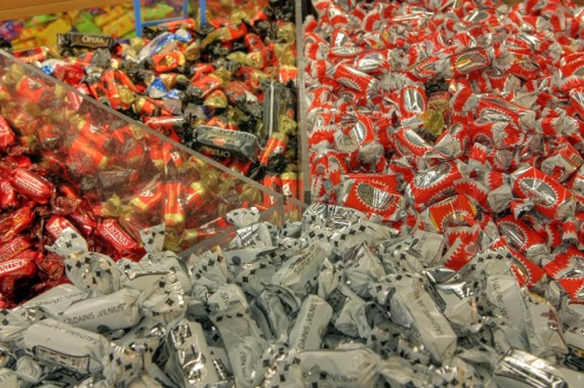 "Vilniaus pergalės" saldainių fabrike išsiliejo amoniakas - Delfi