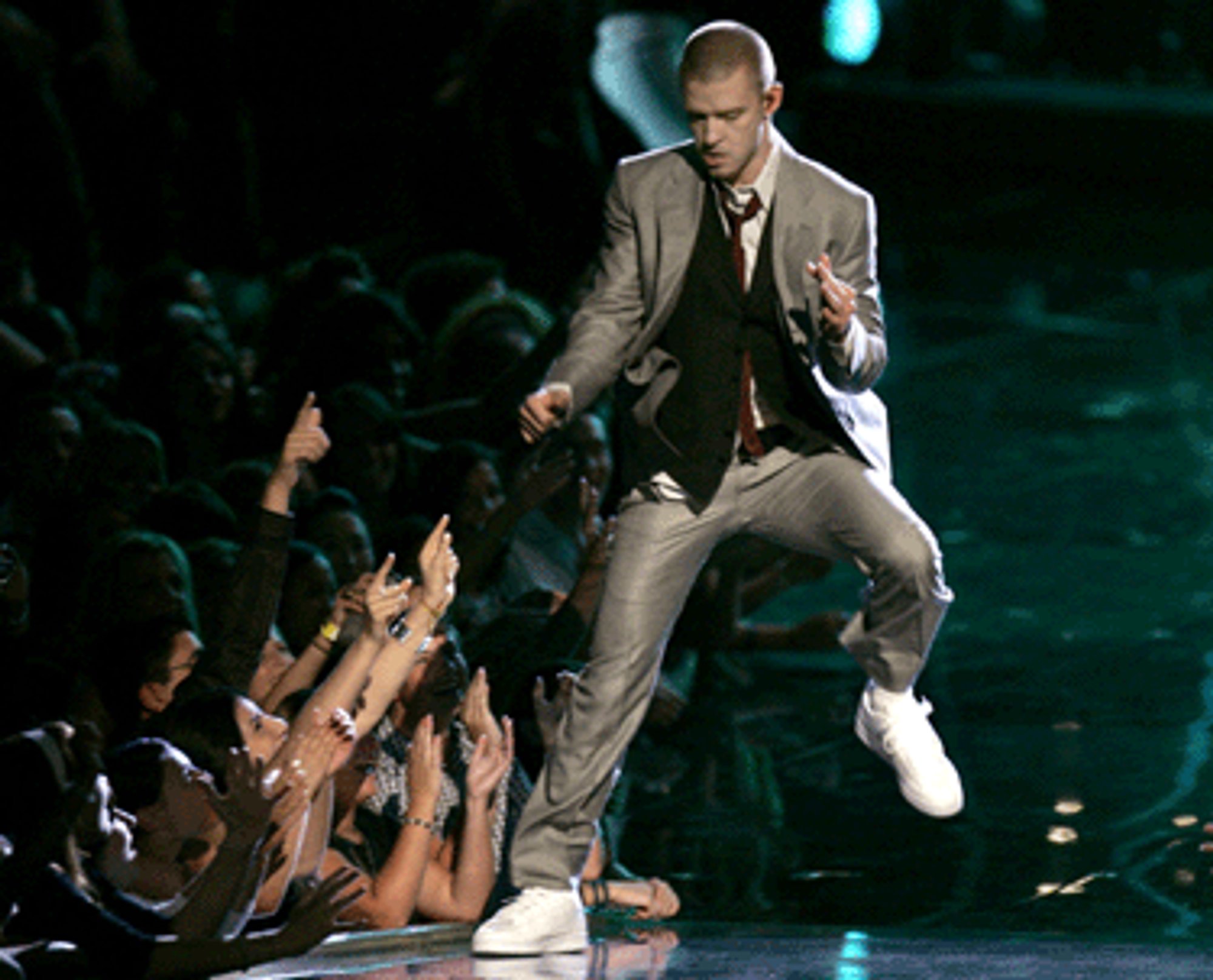 J.Timberlake'as galvoja mesti muziką - Delfi veidai