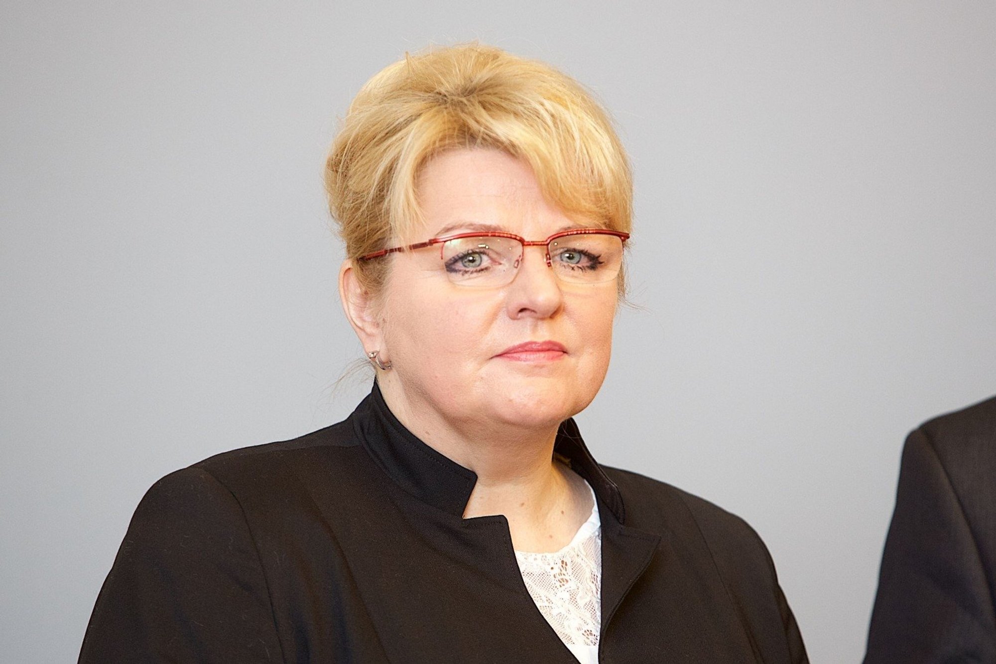 A. Pabedinskienė su pedagogais aptars apmokėjimo sistemą - Delfi