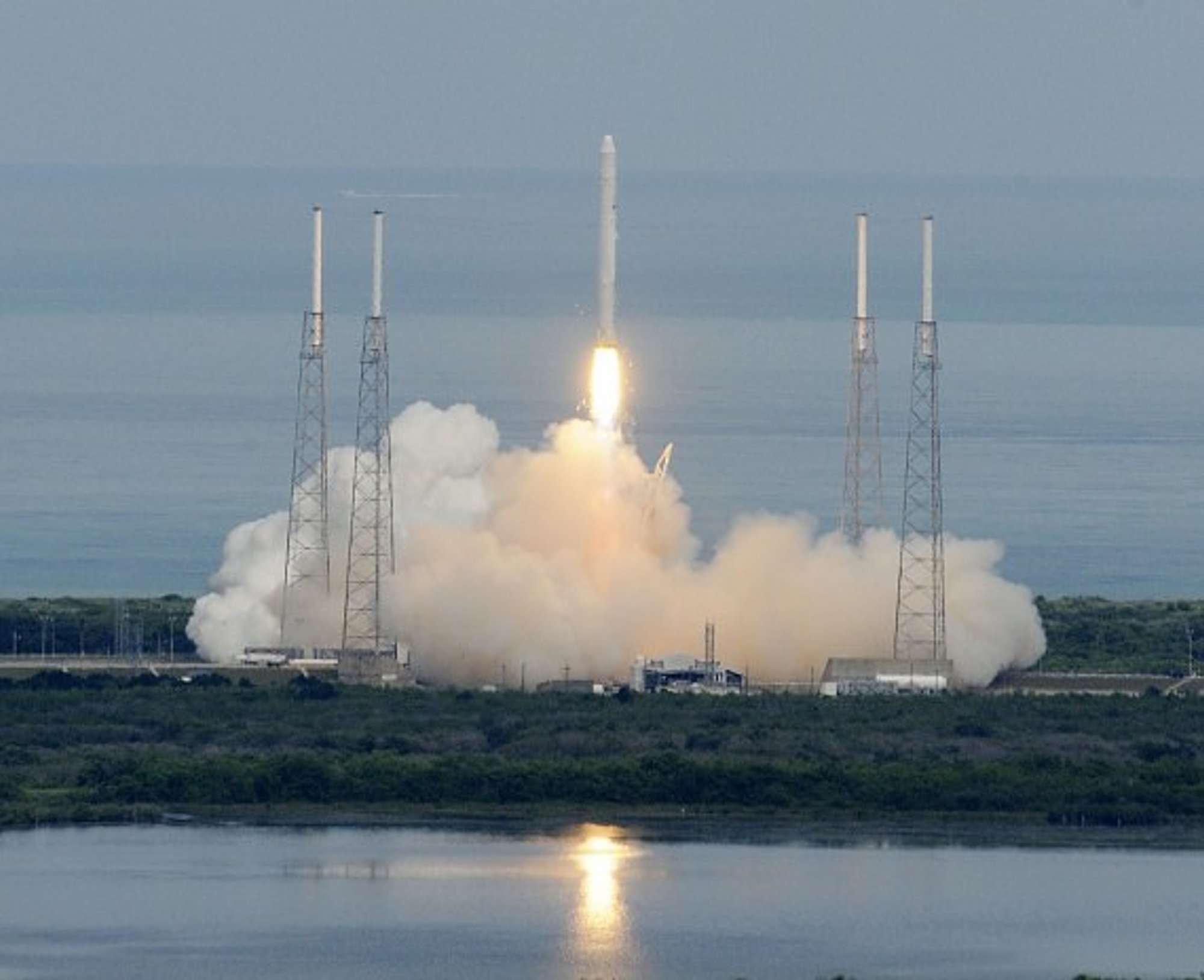 Floridoje paleista pirmoji privati kosminė raketa - Delfi mokslas