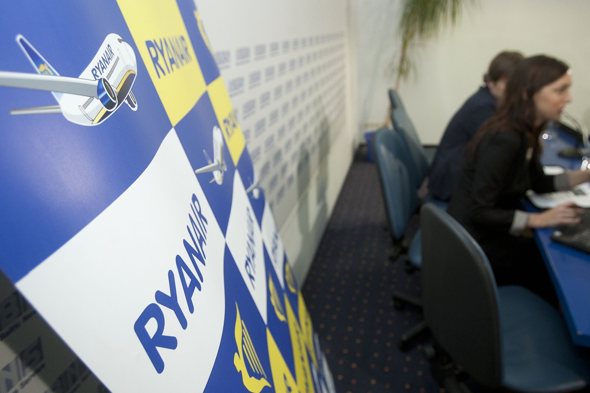 Rygos oro uostui už nuolaidas „Ryanair“ skirta bauda - Delfi verslas