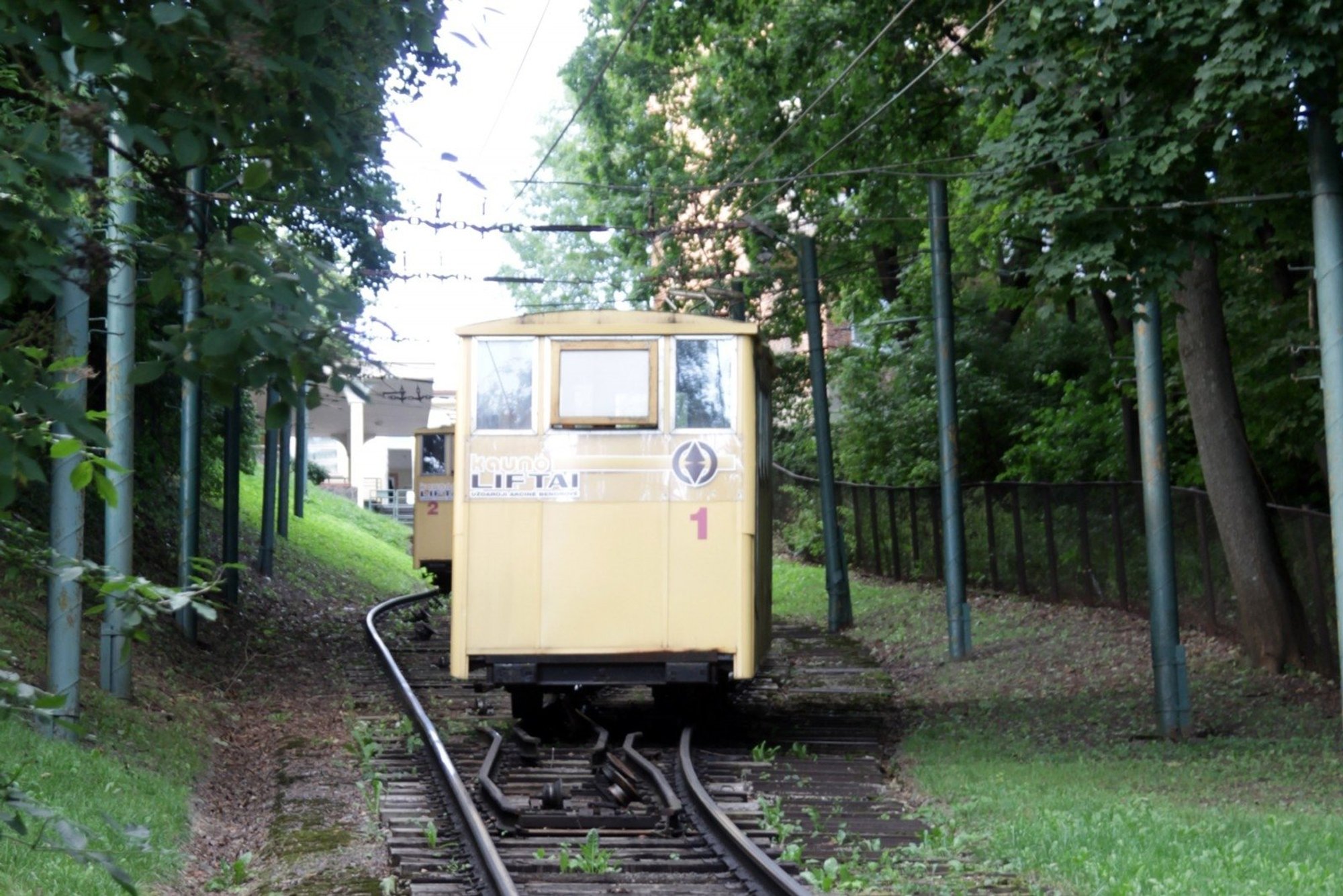 Po remonto atsidariusius Kauno funikulierius vėl užplūdo lankytojai ...