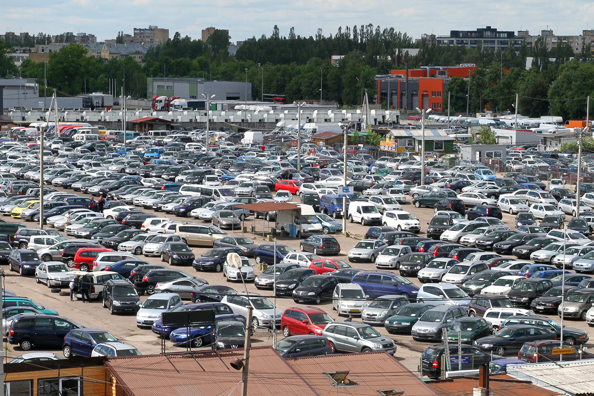 Automobilius Lietuvoje perkantys kirgizai patys prisipažino, kuo ...
