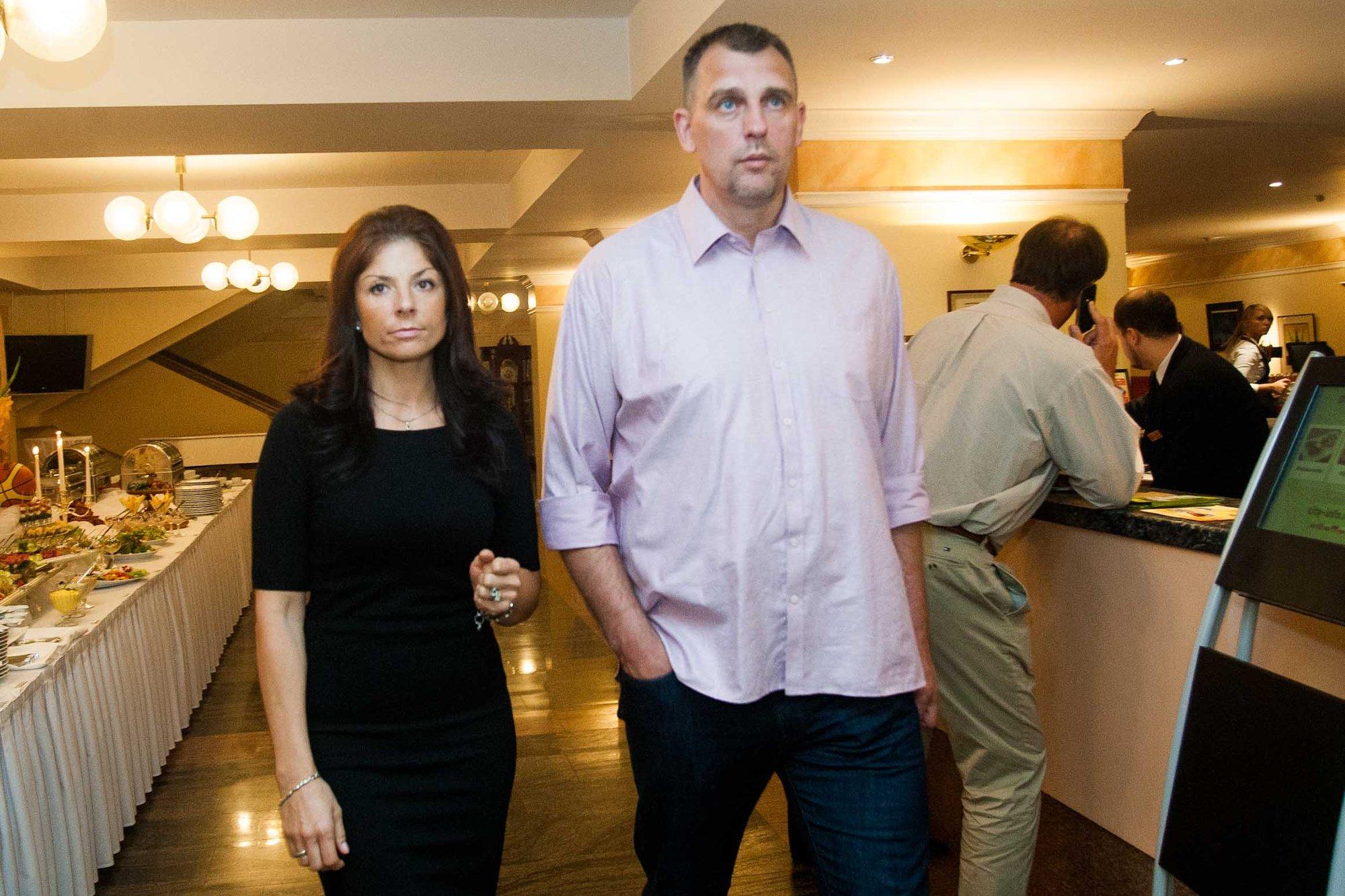 G.Einikis susitaikė su žmona ir kartu rodosi viešumoje - Delfi veidai