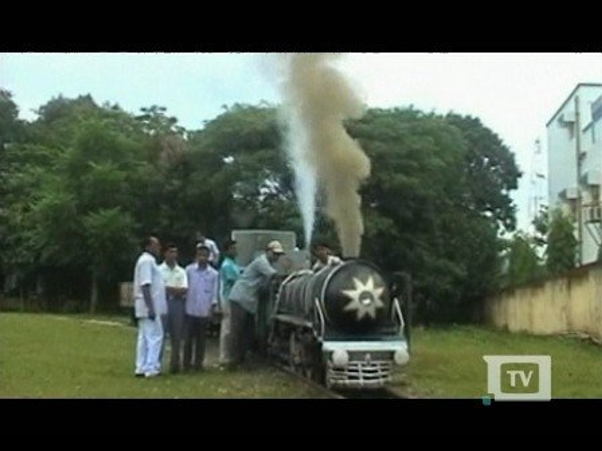 Indijoje demonstruojami senoviniai garo varikliai - Delfi video