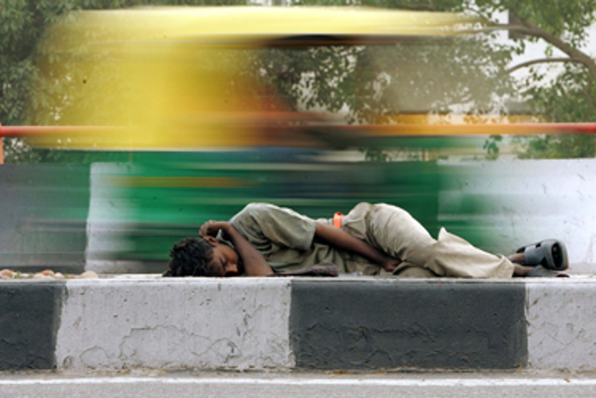 Nakvynės namuose benamiai reikalauja lygybės - Delfi