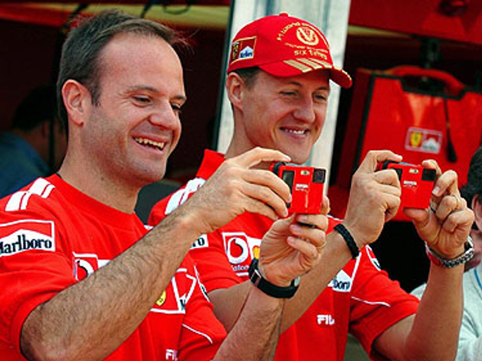 Ferrari fotoaparatai ir PT Cruiser paspirtukai… - Delfi verslas
