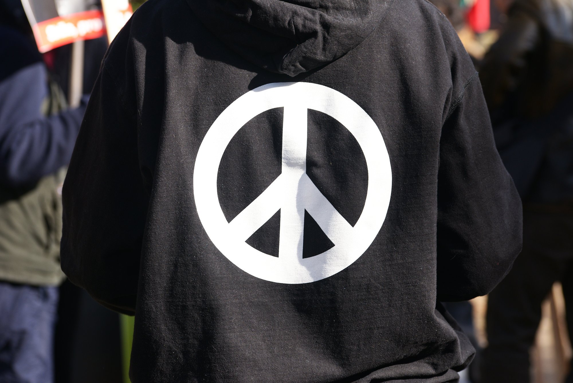 Ar taikos ženklas – masonų simbolis, reiškiantis krikščionybės mirtį ...