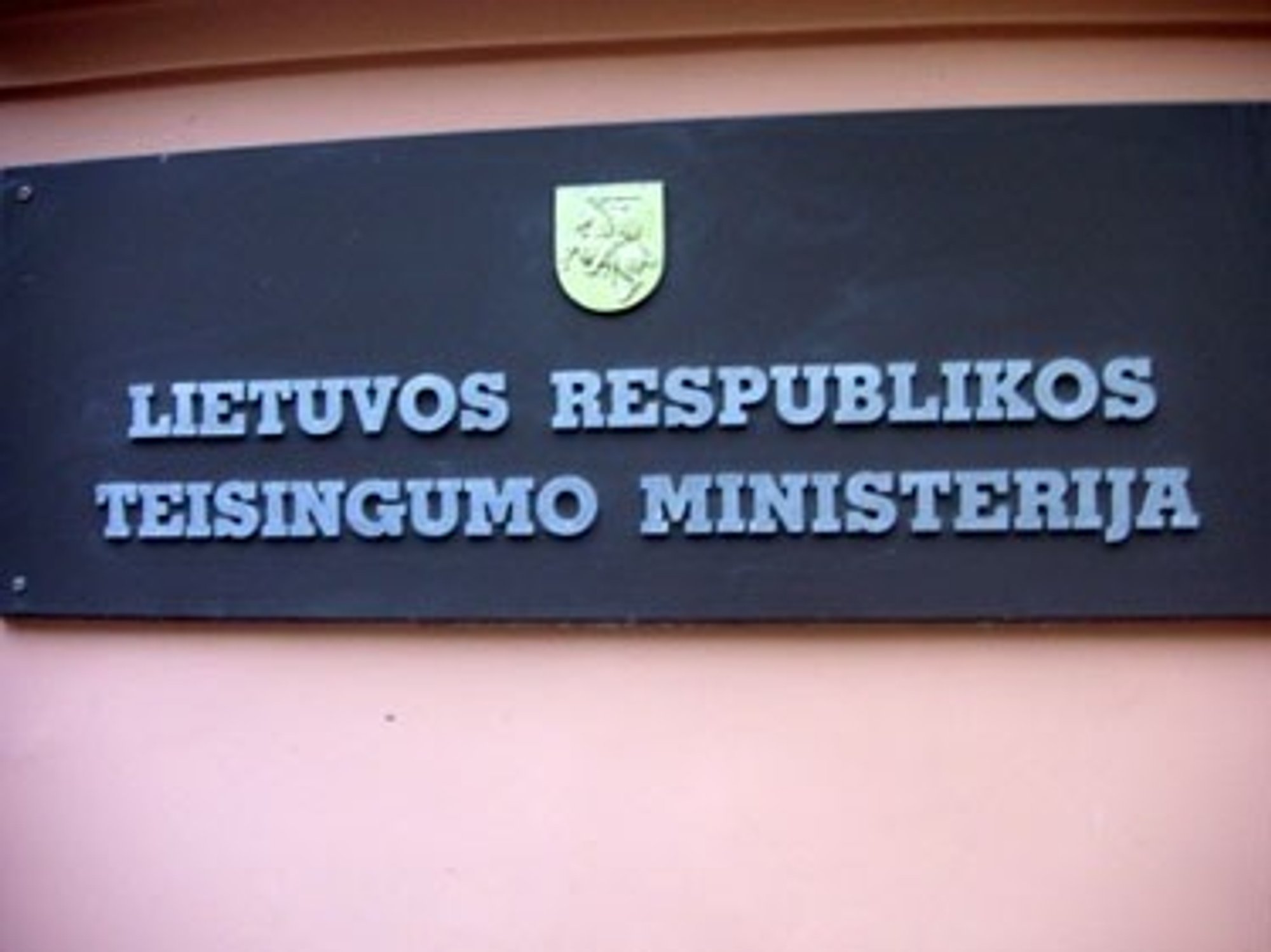 Antstoliai privalės deklaruoti turtą ir „finansiškai atsiskaityti ...