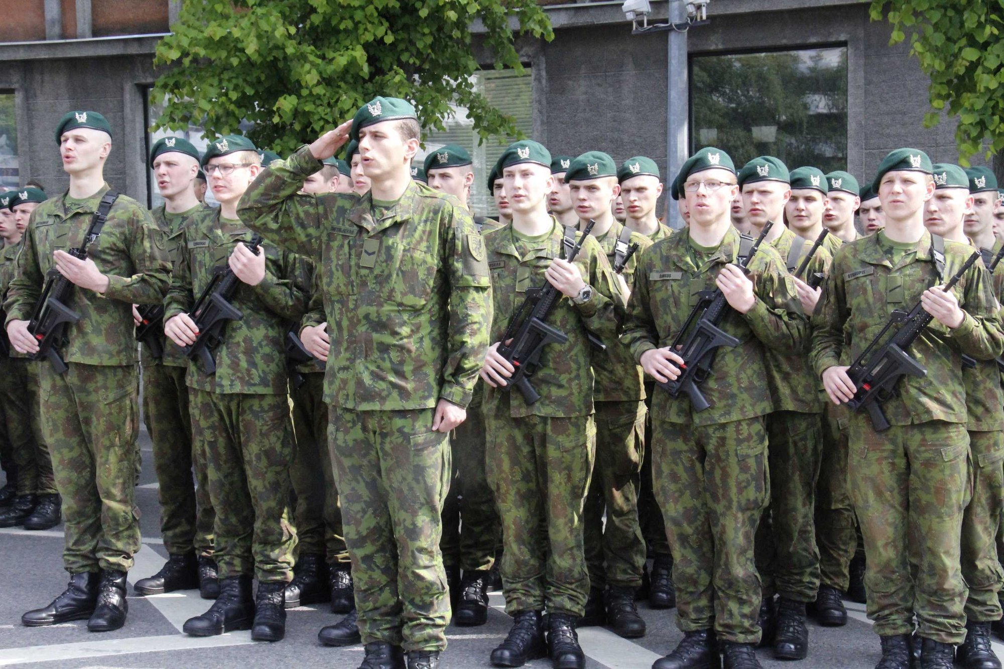 First batch of Lithuanian conscripts finish military training - Delfi EN