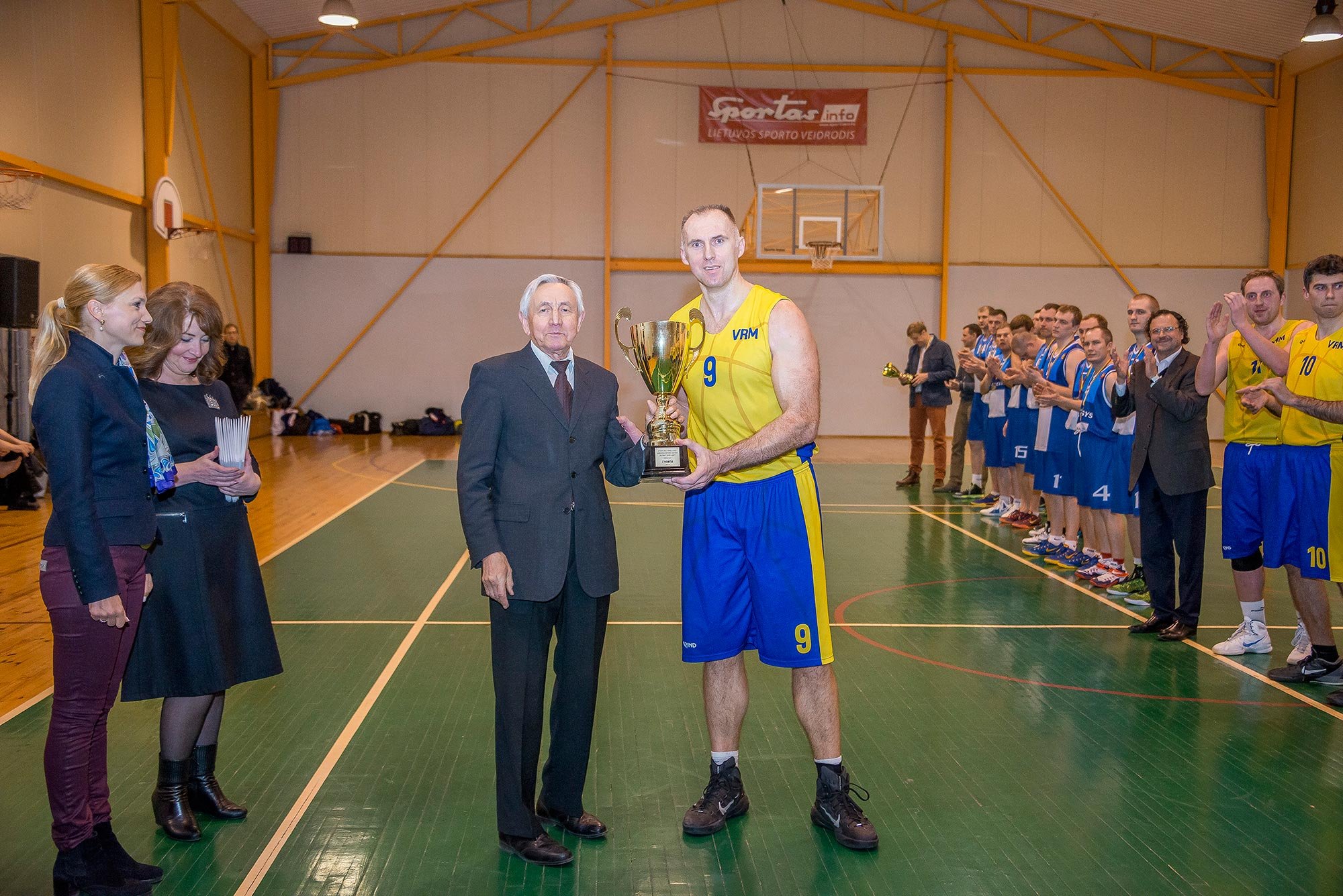 R. Matulis su VRM komanda tapo valstybinių įstaigų darbuotojų čempionu ...