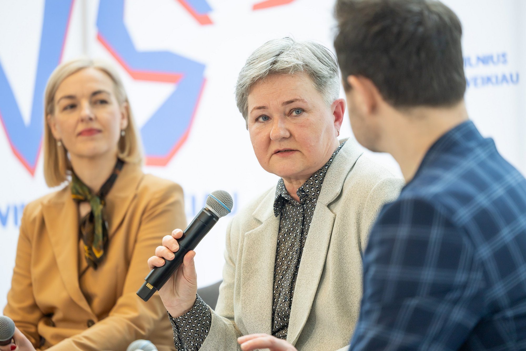 Atsakė į klausimą, kiek minučių ir kiek kartų per dieną reikia valyti ...