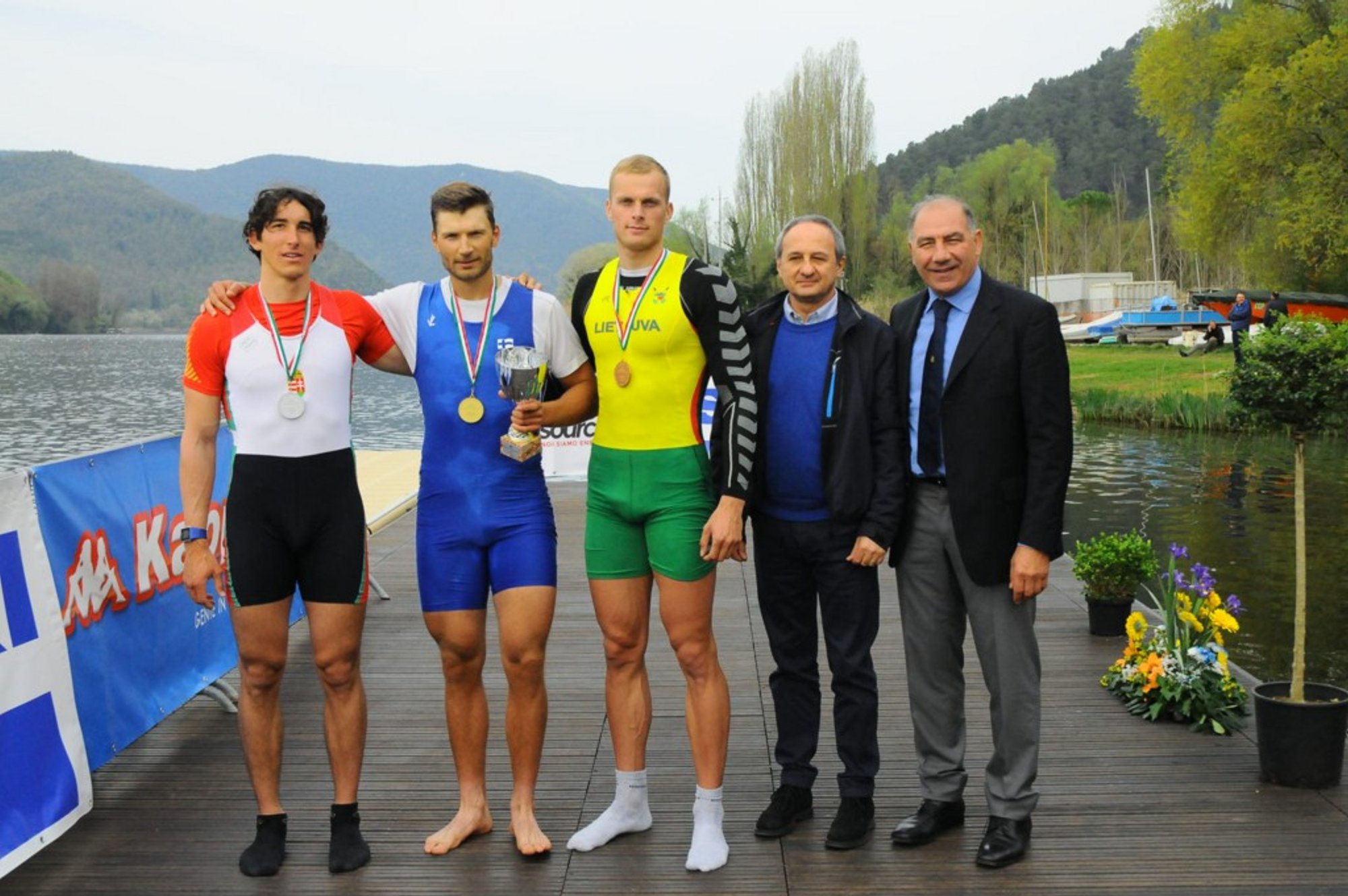 Italijoje – irkluotojų auksas ir du bronzos medaliai - Delfi sportas