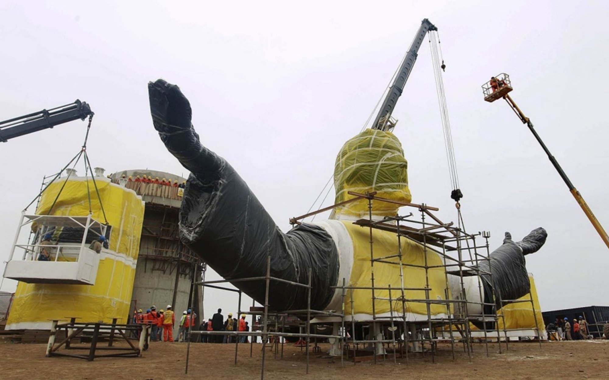 Peru prezidento noras pastatyti aukščiausią pasaulyje Kristaus statulą ...