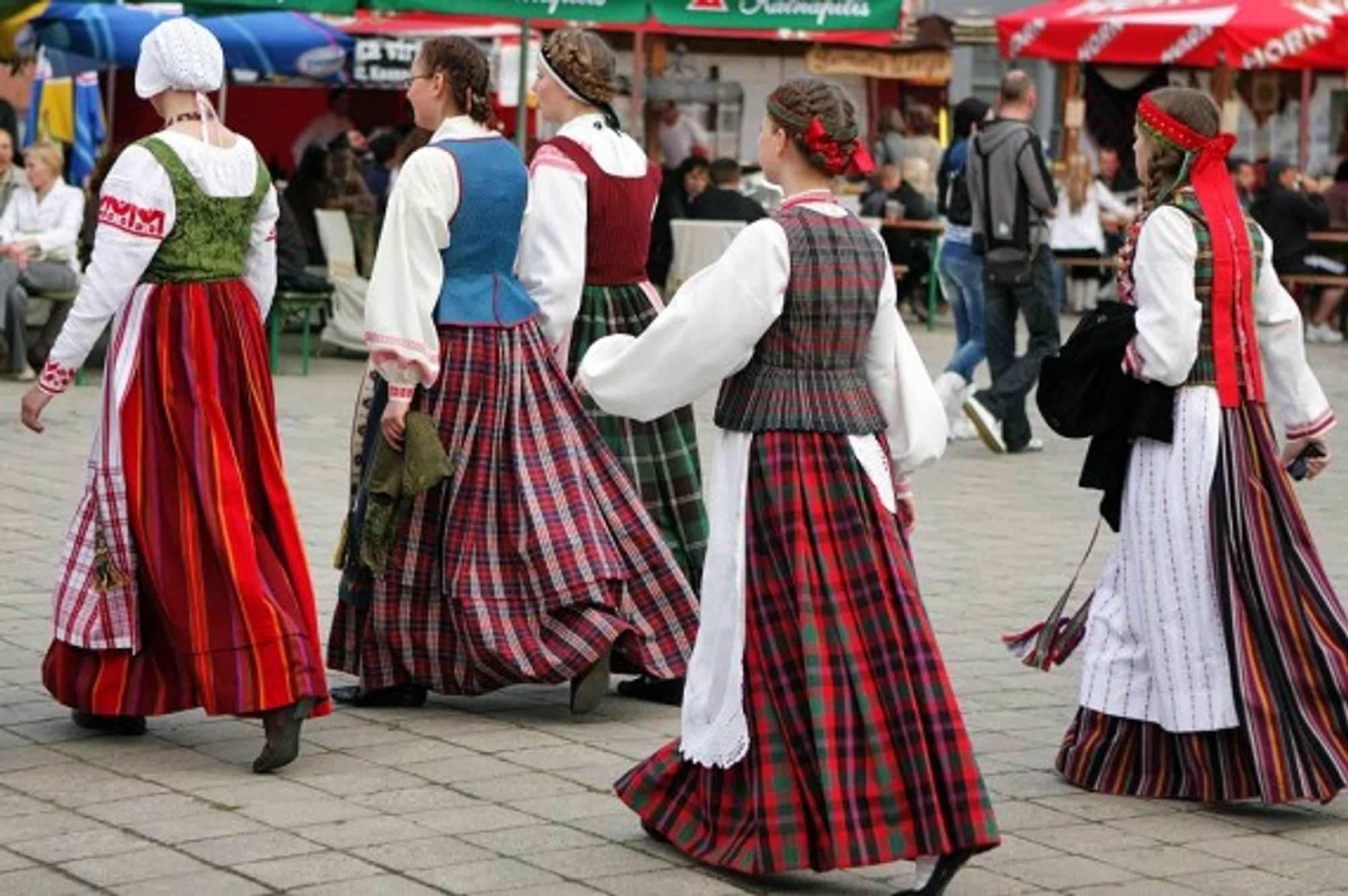 Laikinoji sostinė šurmuliuoja – švenčiamos Kauno dienos - Delfi