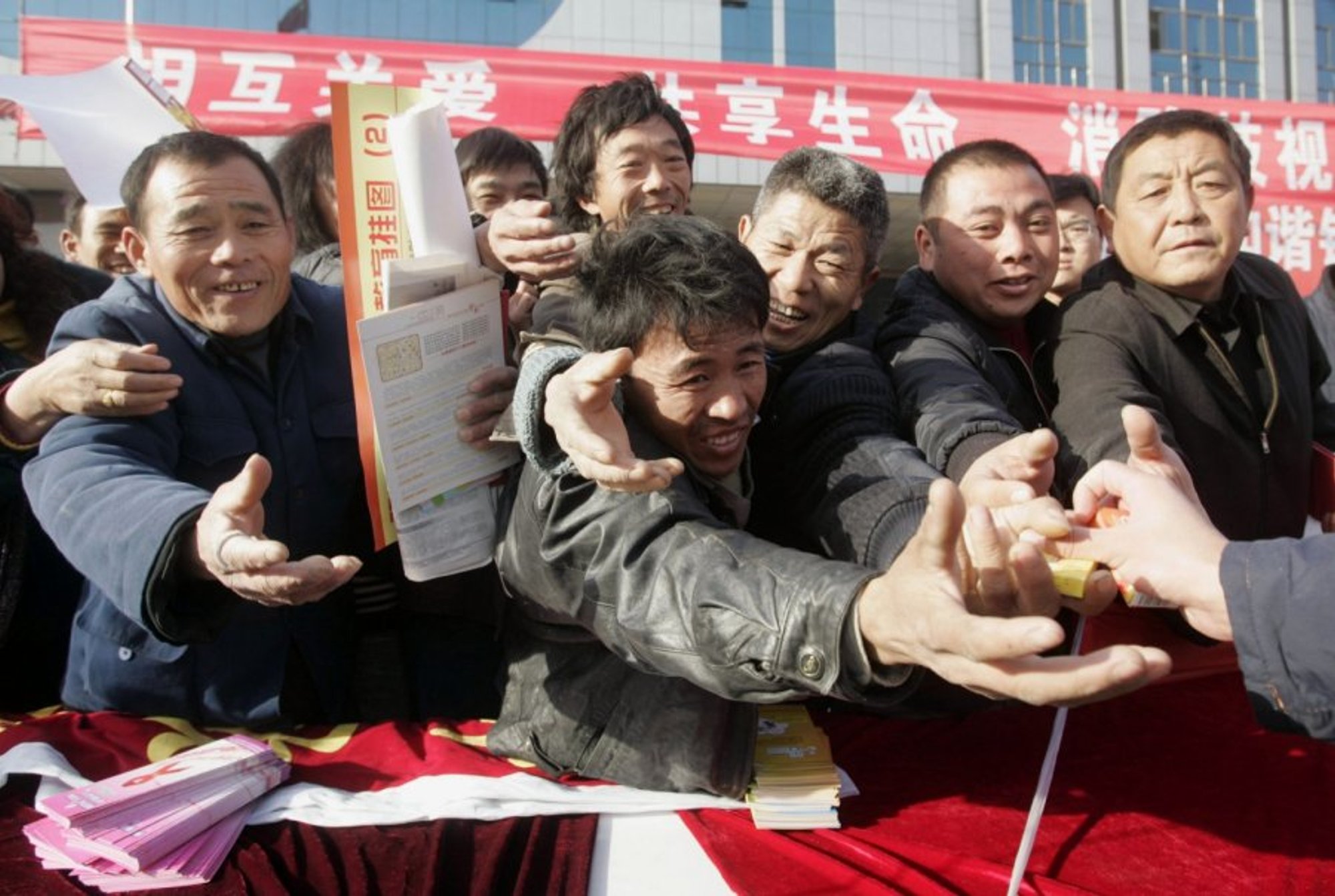 Ruošiamasi kinų antplūdžiui – rengiami gidai darbui kinų kalba - Delfi