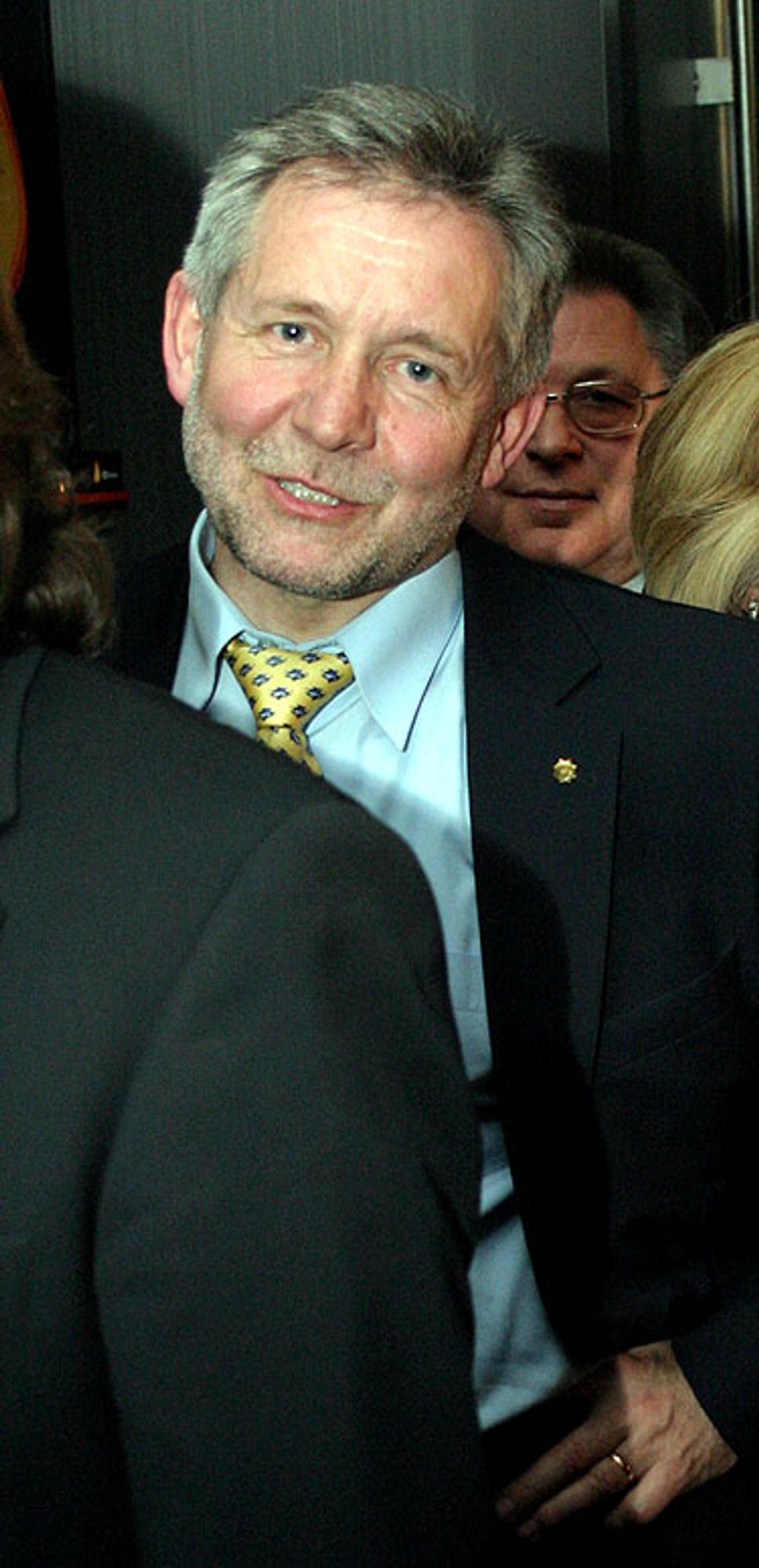 Seimas raginamas įteisinti tėvystės pašalpą - Delfi gyvenimas